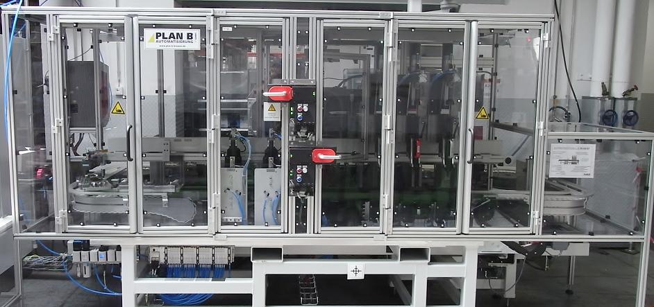 Kompetente Maschineneinhausungen: item pluspartner präsentieren Lösungen, item Industrietechnik ...