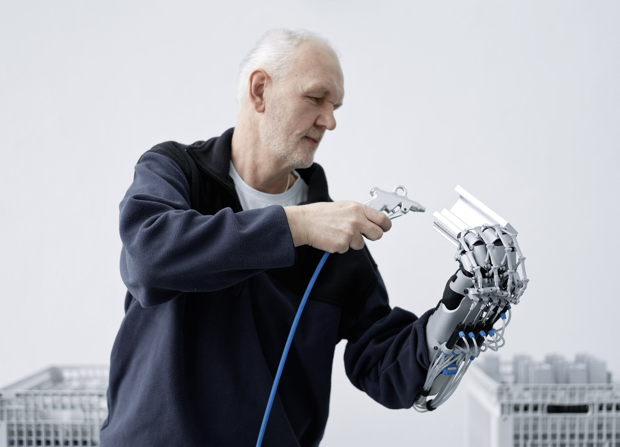 ExoHand von Festo nominiert für Hermes Award 2012, Festo AG & Co. KG ...