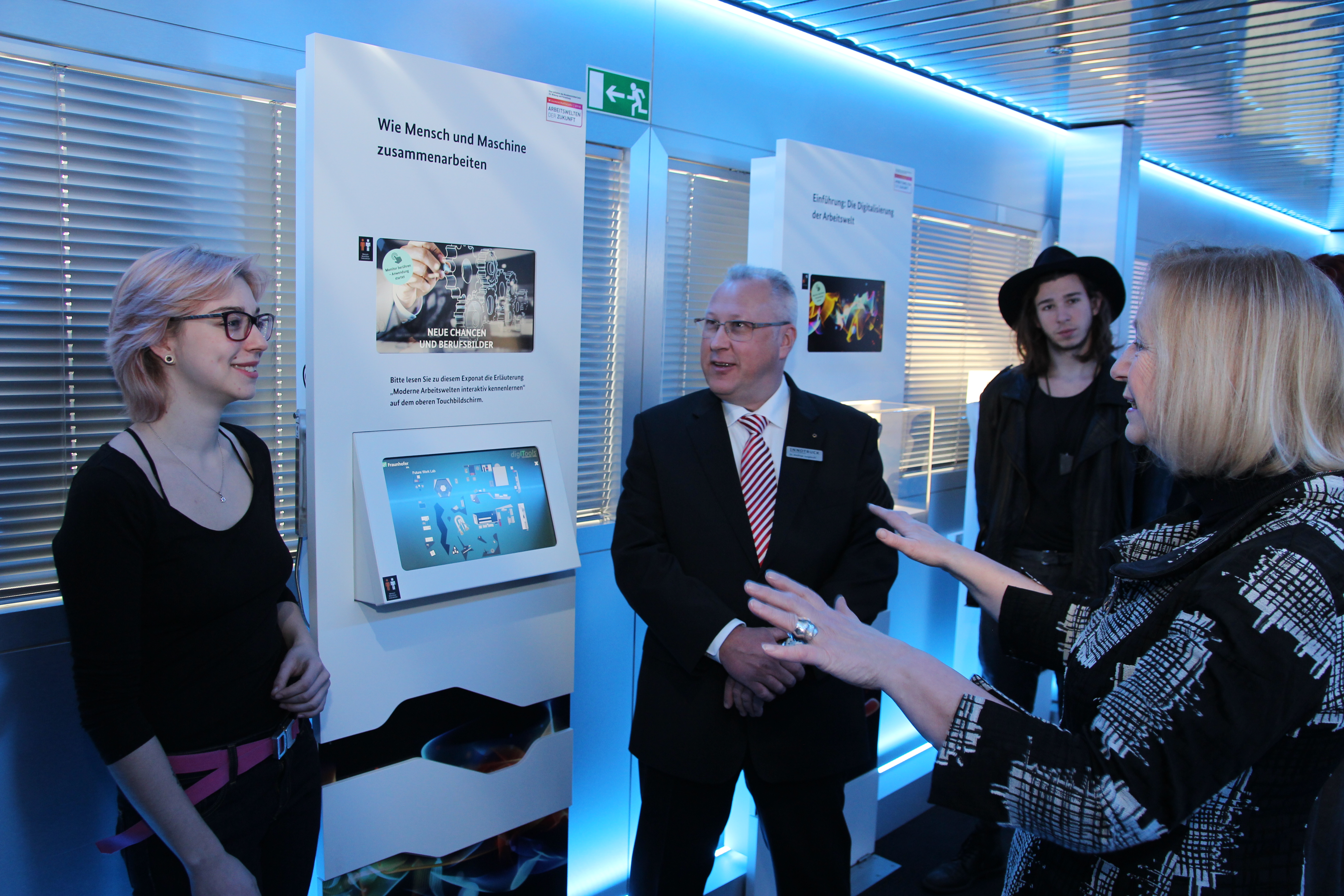 InnoTruck geht mit dem Wissenschaftsjahr 2018 auf Tour, Flad & Flad ...
