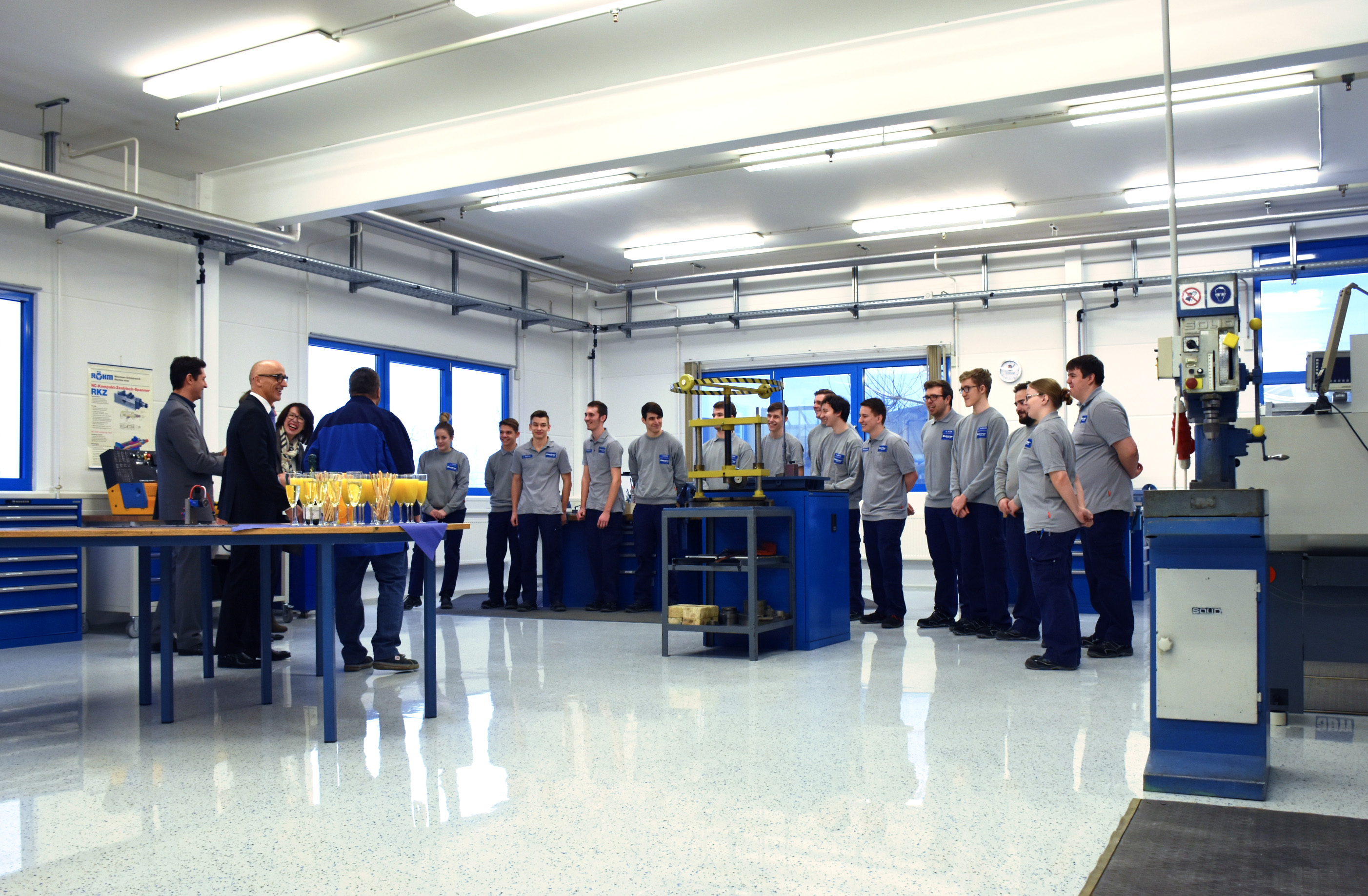 Elektror investiert in Ausbildungswerkstatt, Elektror airsystems gmbh ...