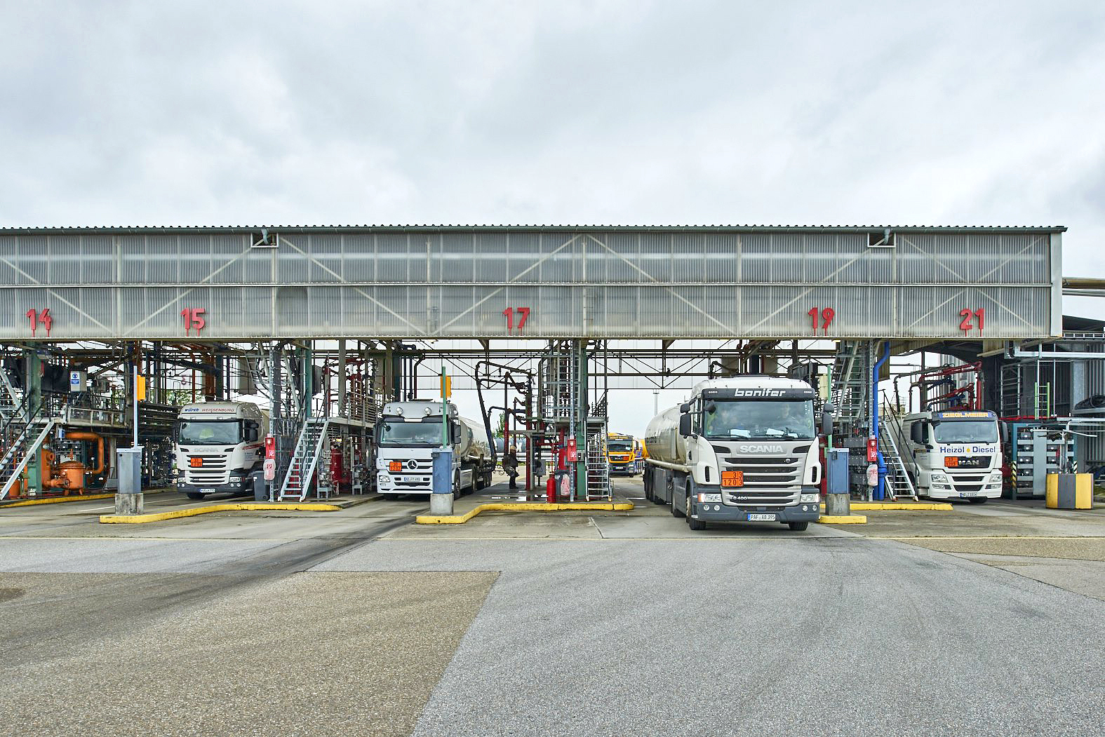 Gunvor Refinery Replaces Field Equipment without Interrupting ...