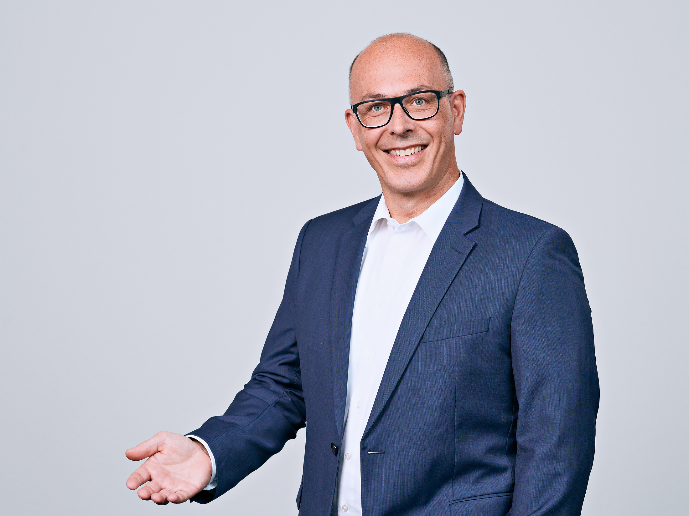 TechniData TCC Products übernimmt den operativen Betrieb der FHE3 GmbH, TechniData IT AG, Story ...