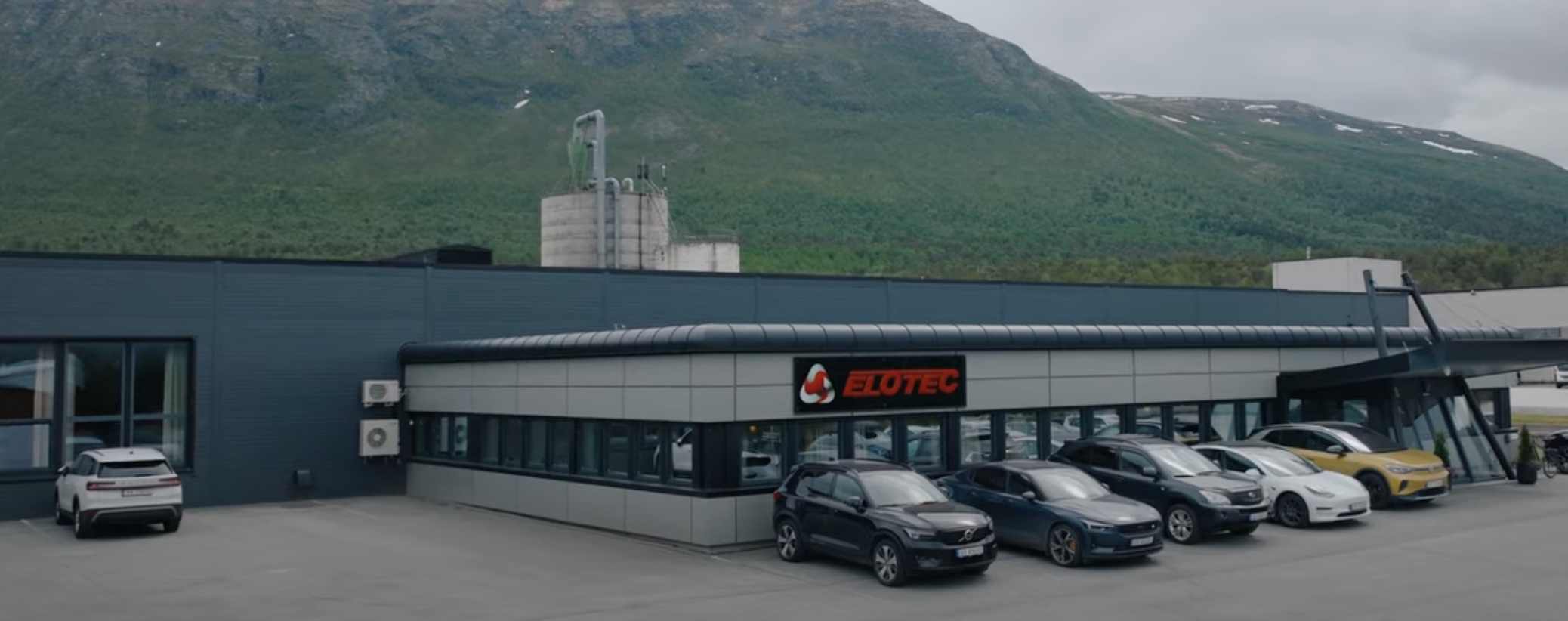 Element Logic und Elotec feiern die weltweit erste AutoStore ...