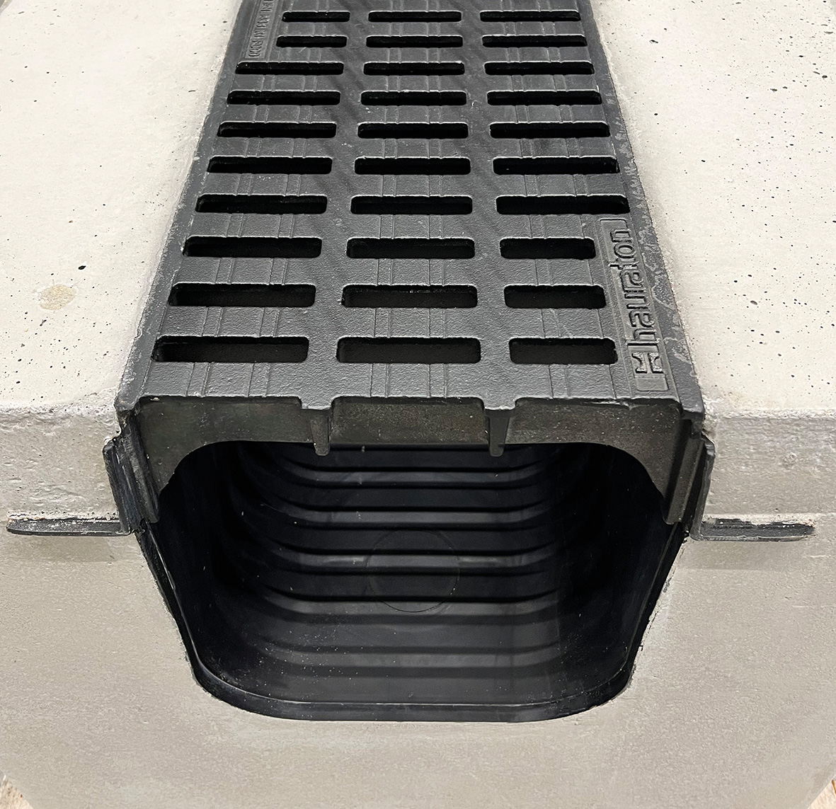 Massive Rinnen-Power aus Gusseisen und Kunststoff in einer Einheit ...