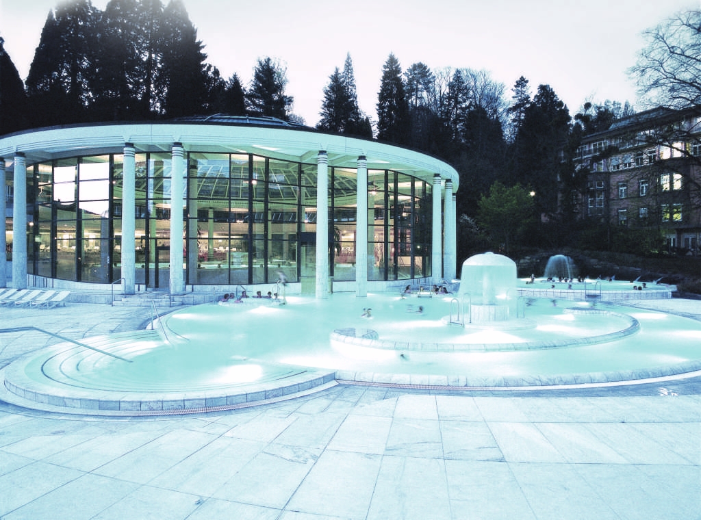 Bäder-Betreiber CARASANA bucht sicher mit FibuNet, Scopevisio AG, Story ...