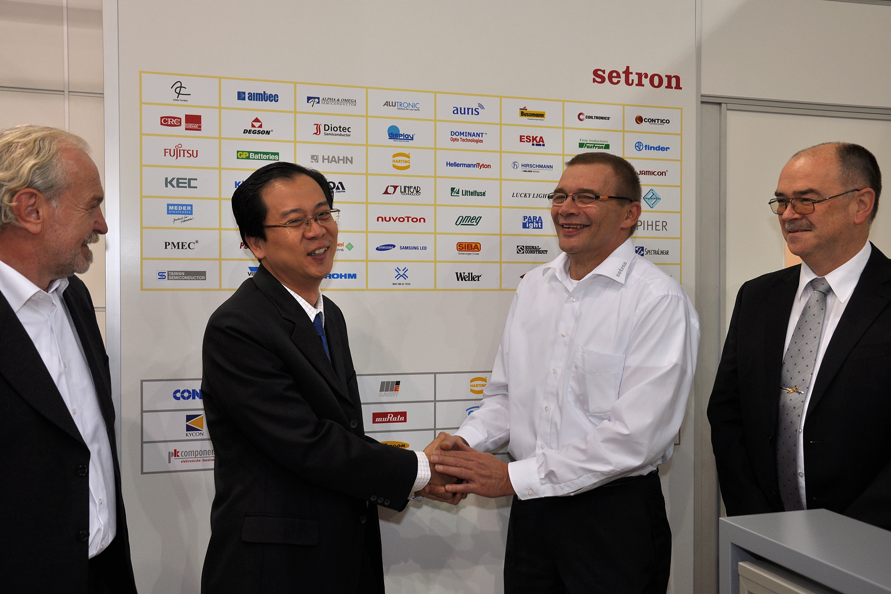 setron und Dominant Opto Technologies(TM) unterzeichnen ...