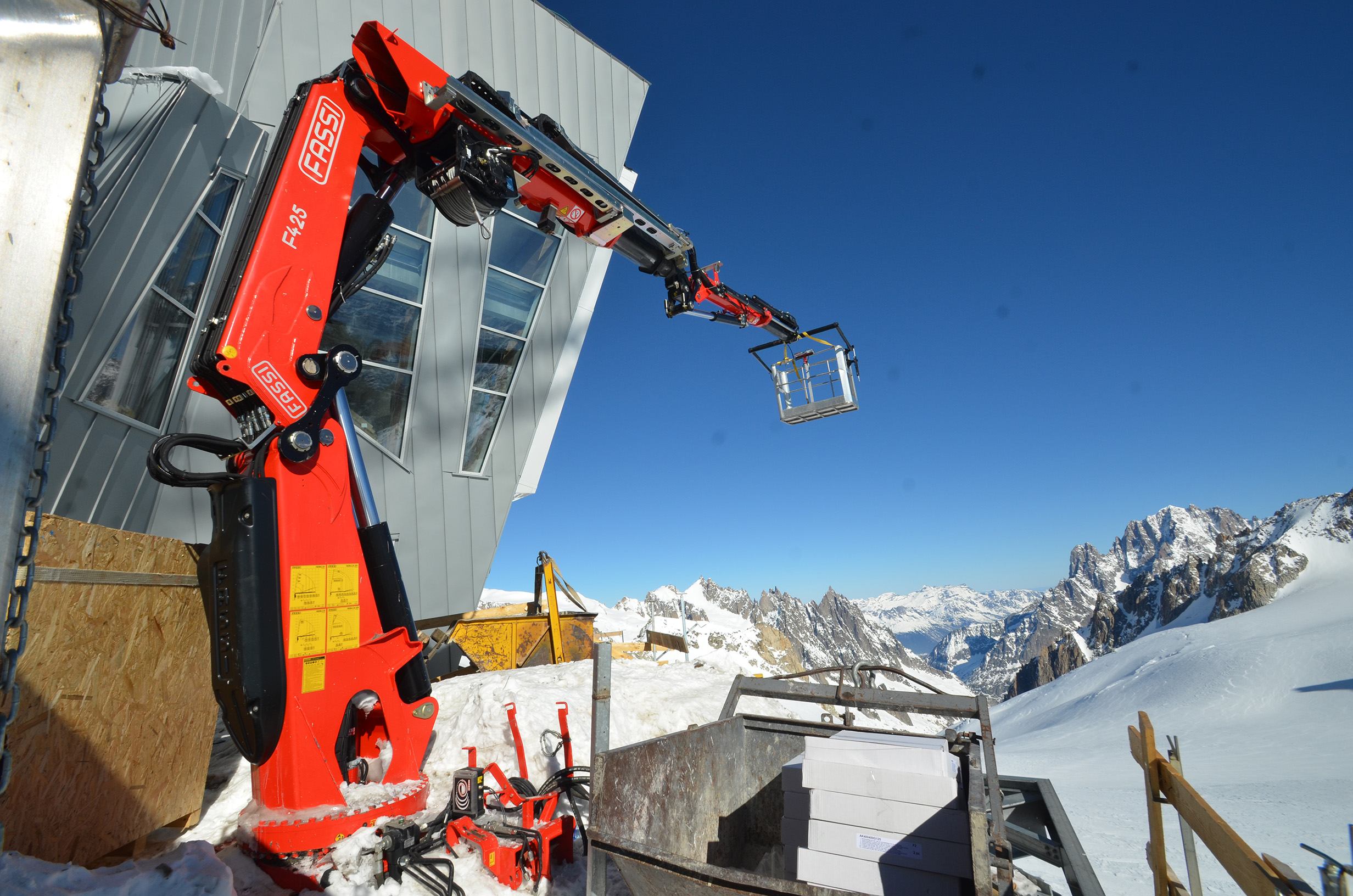A Fassi F425RA.2.24 e-dynamic crane on Mont Blanc, Fassi Gru S.p.A ...