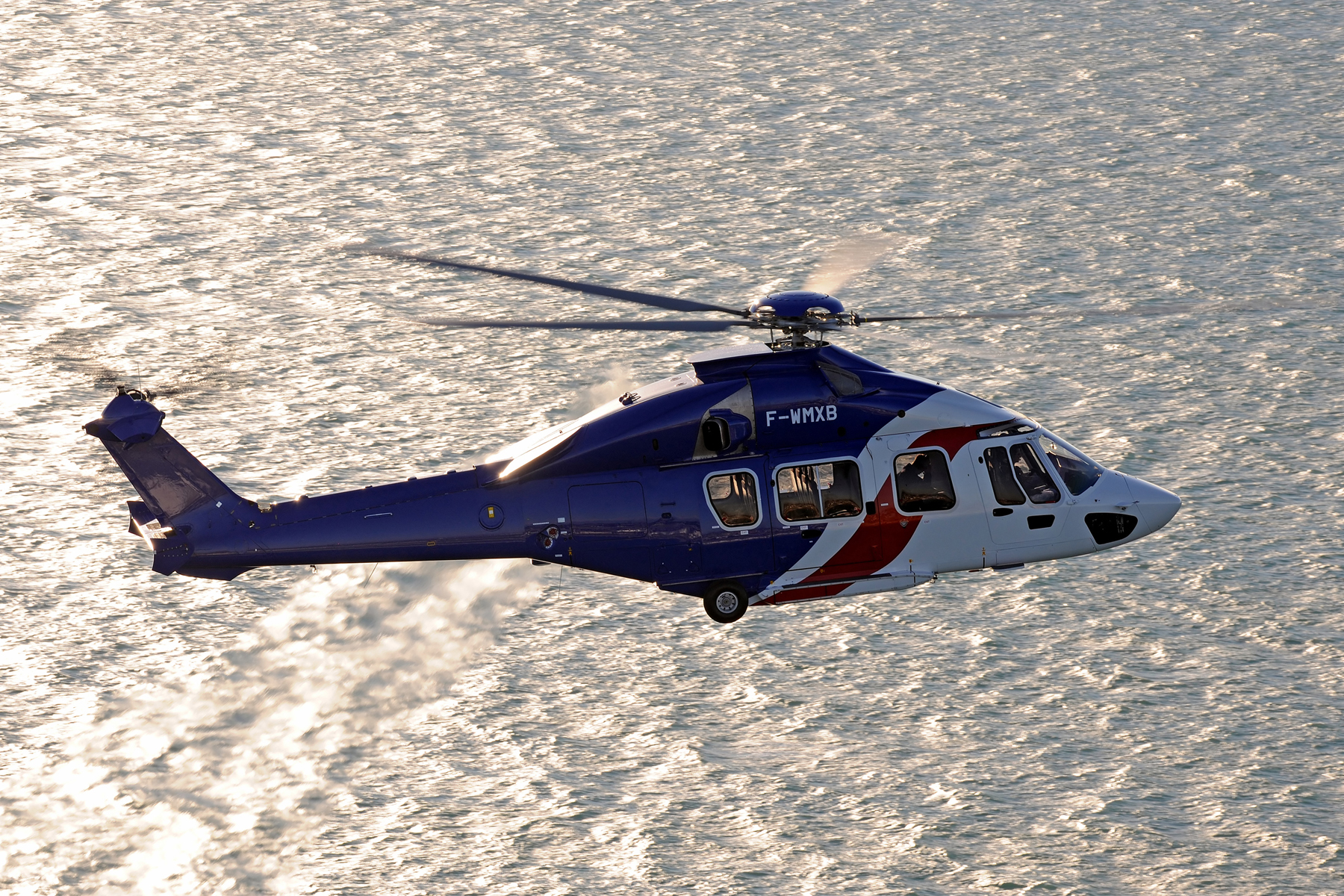 Eurocopter's new EC175 is praised by pilots, passengers and operators ...