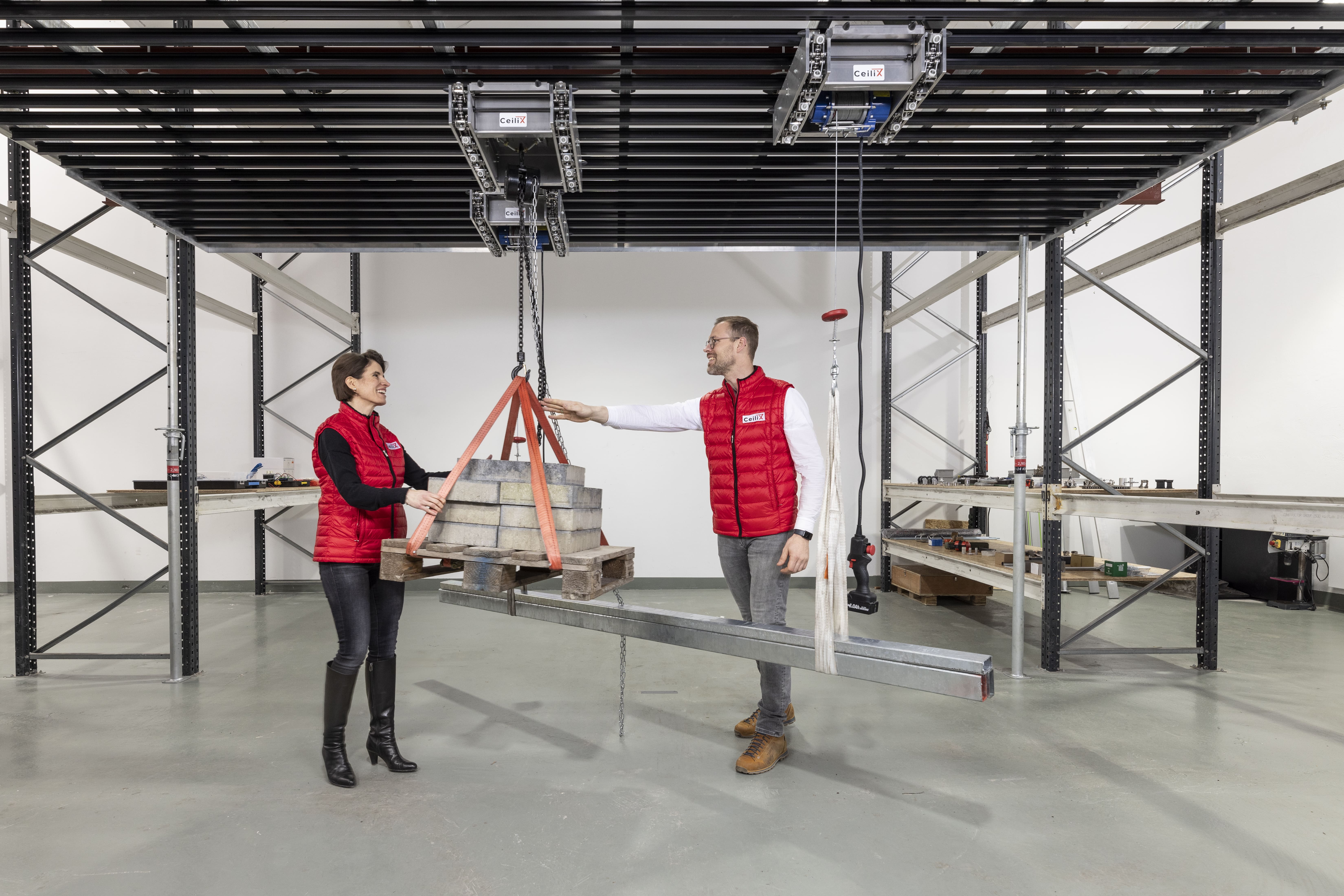 Der weltweit erste omnidirektionale Deckenkran InfinityCrane kommt zur ...