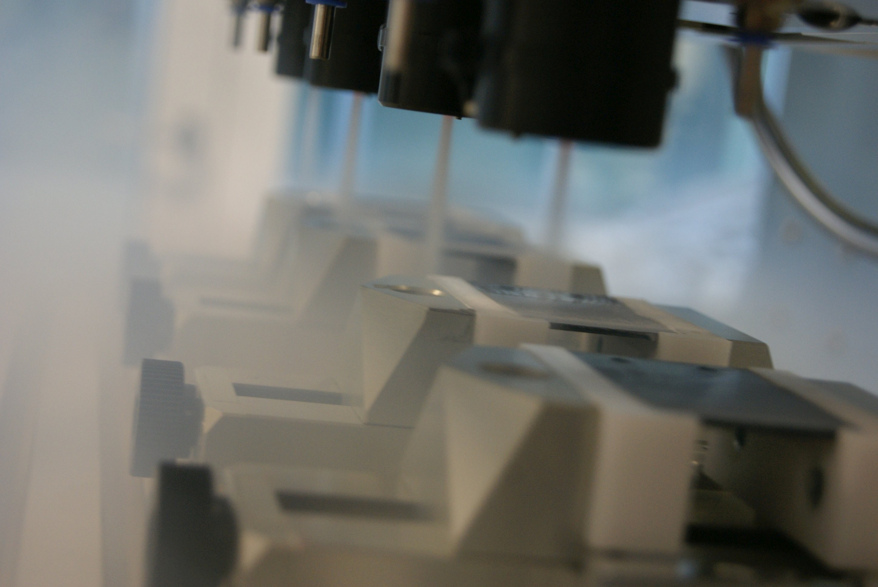 Cleaning medical products efficiently and reliably with process using ...