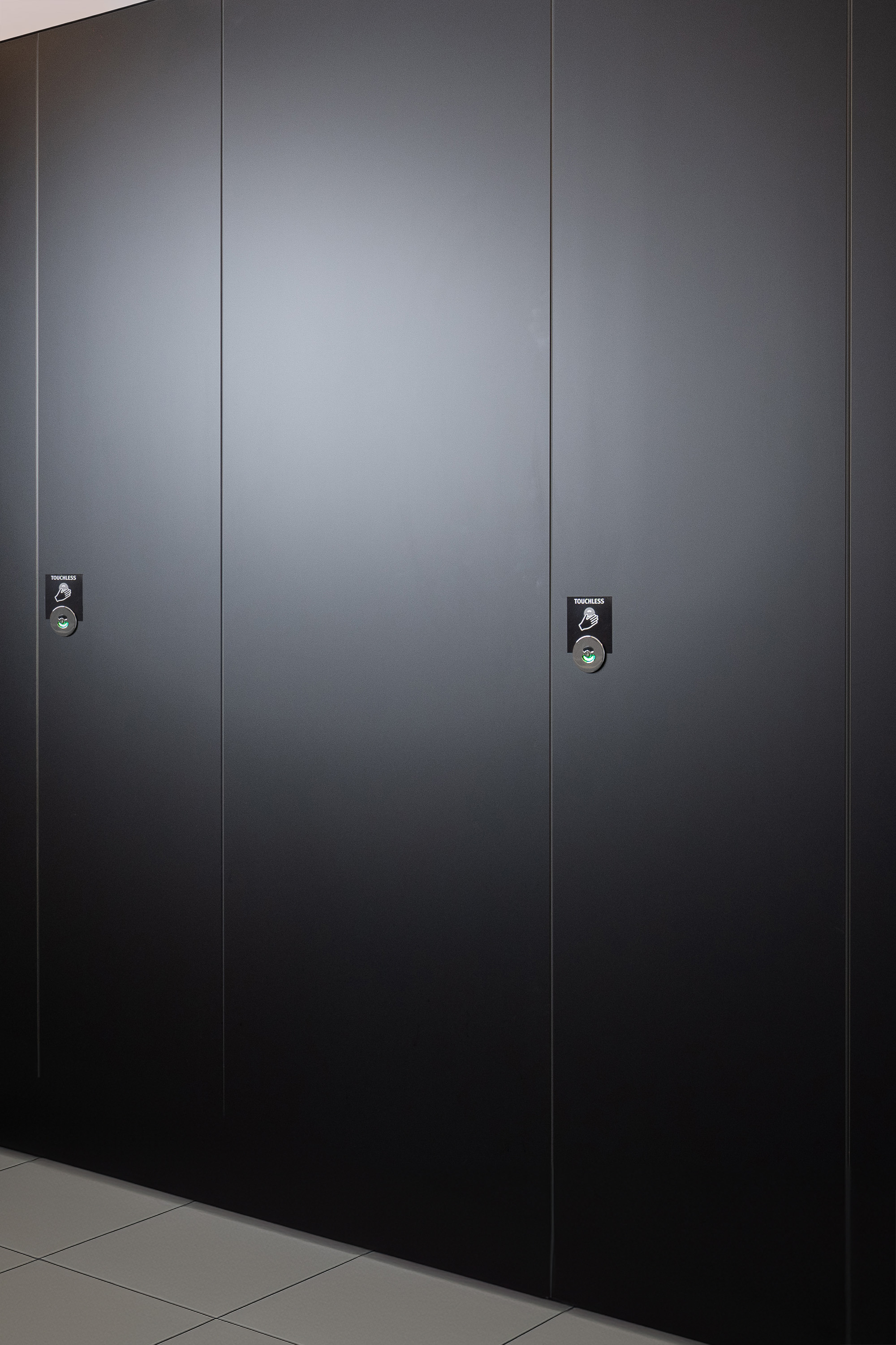 KEMMLIT setzt mit dem WC-Trennwandsystem PRIMO Kn Touchless neue ...