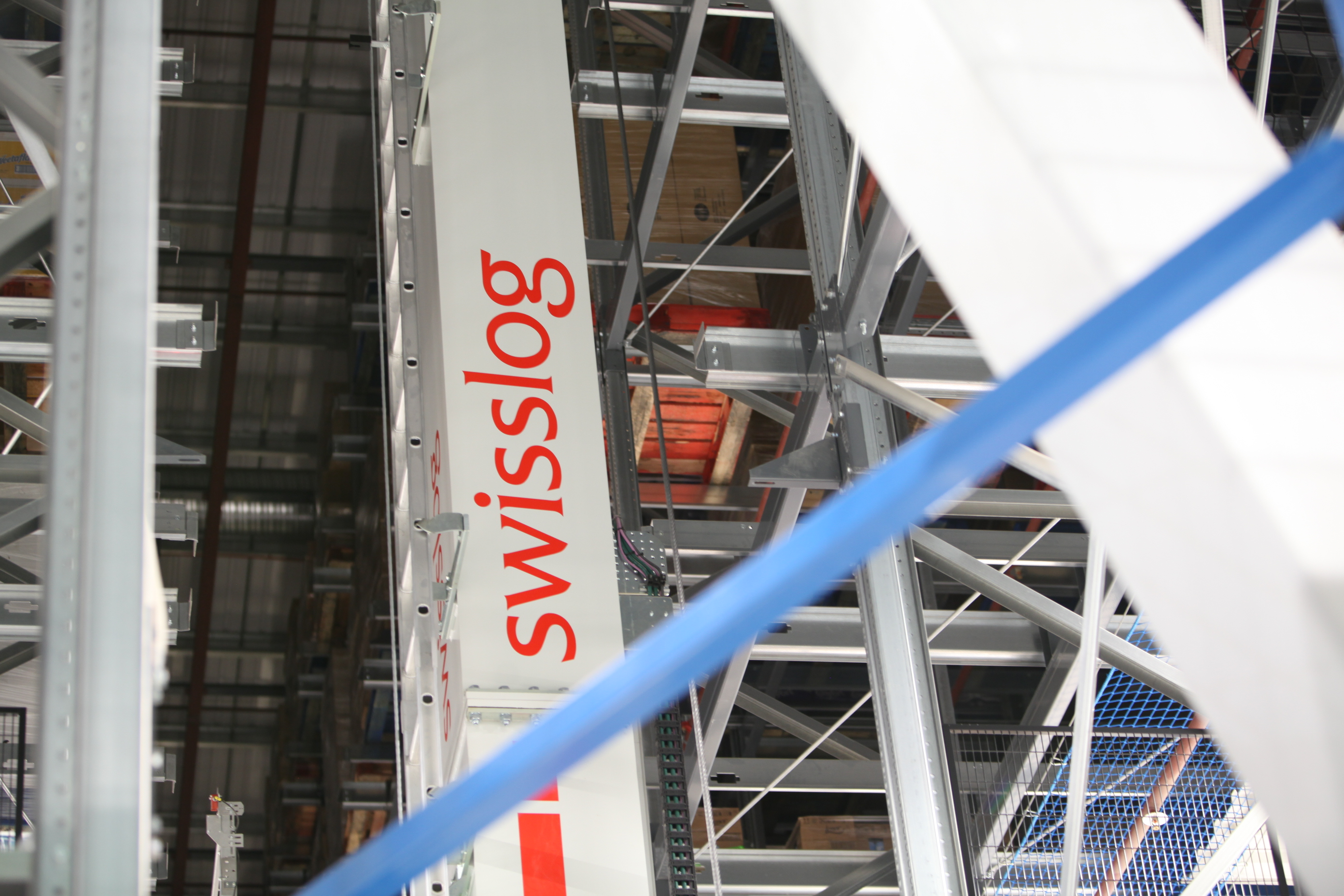 Pharmalogistik: Swisslog implementiert automatisiertes Hochregallager ...