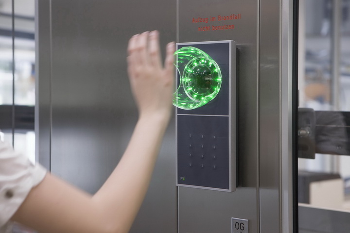 PCS zeigt auf der IT & Business Zutrittskontrolle, Zeiterfassung, BDE ...