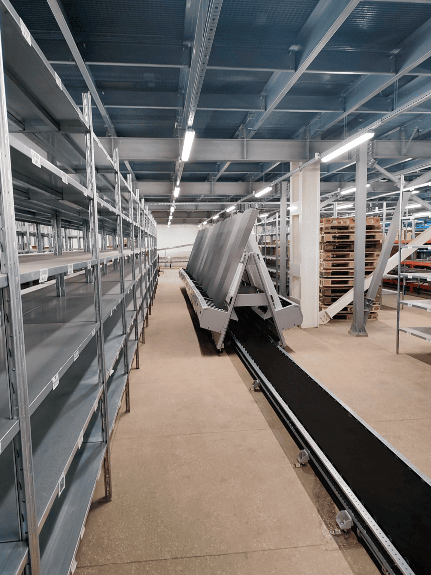 A-frame with Pick-to-Tote by KAPELOU: an efficient solution for ...