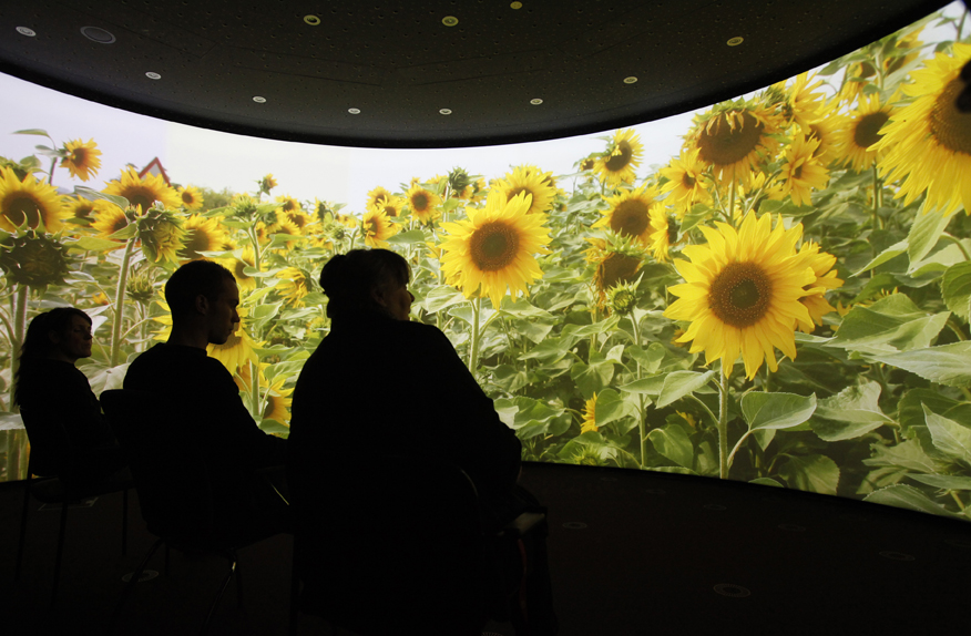 projectiondesign erstmalig auf der Euro Attractions Show 2012 ...