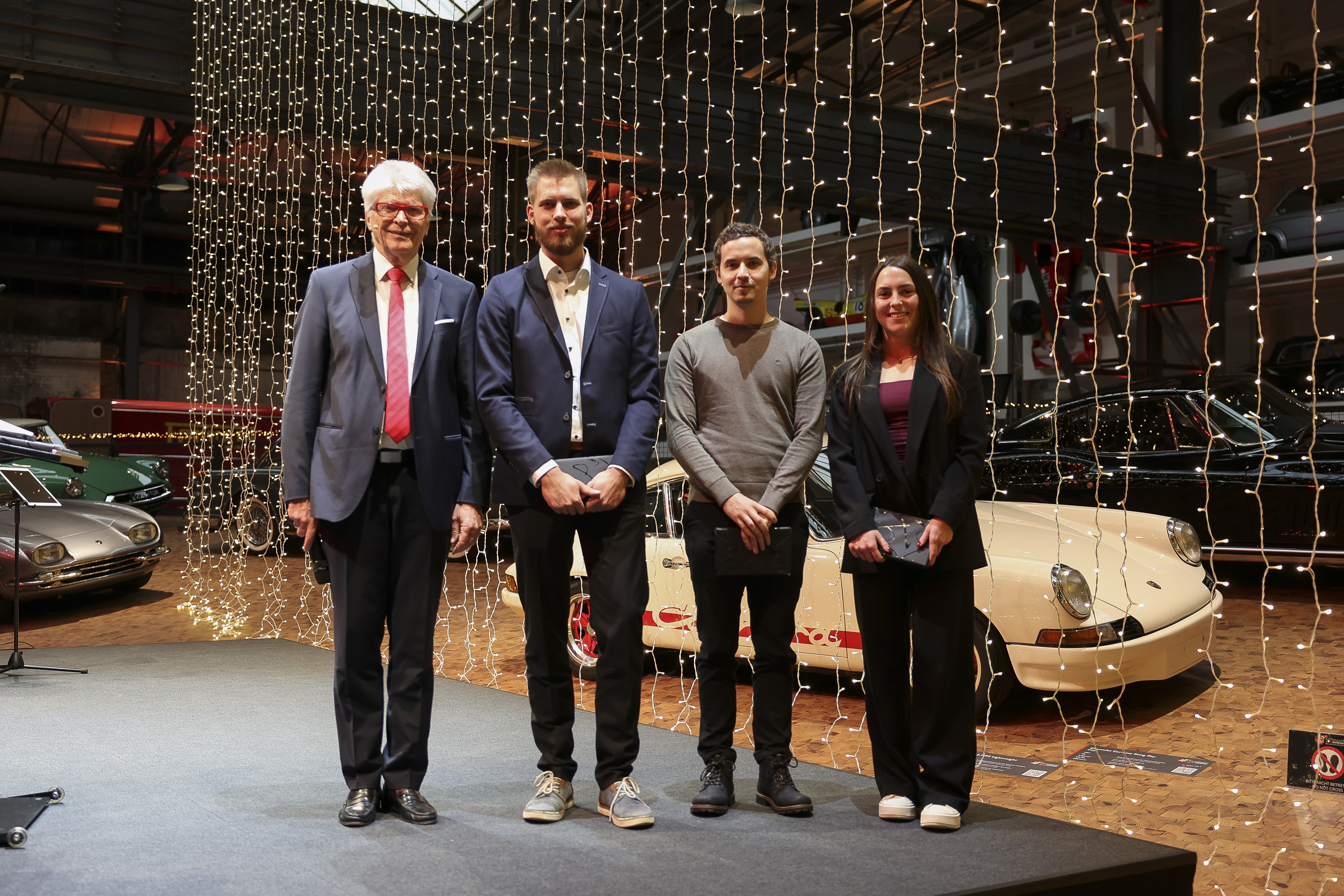 Prof. Friedhelm Loh ehrt 288 Jubilare, Friedhelm Loh Group, Story ...