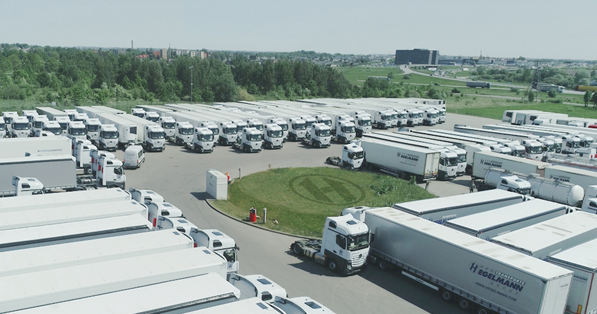 Güterverkehr: Sicheres und bequemes Parken im Fokus, Hegelmann Express ...