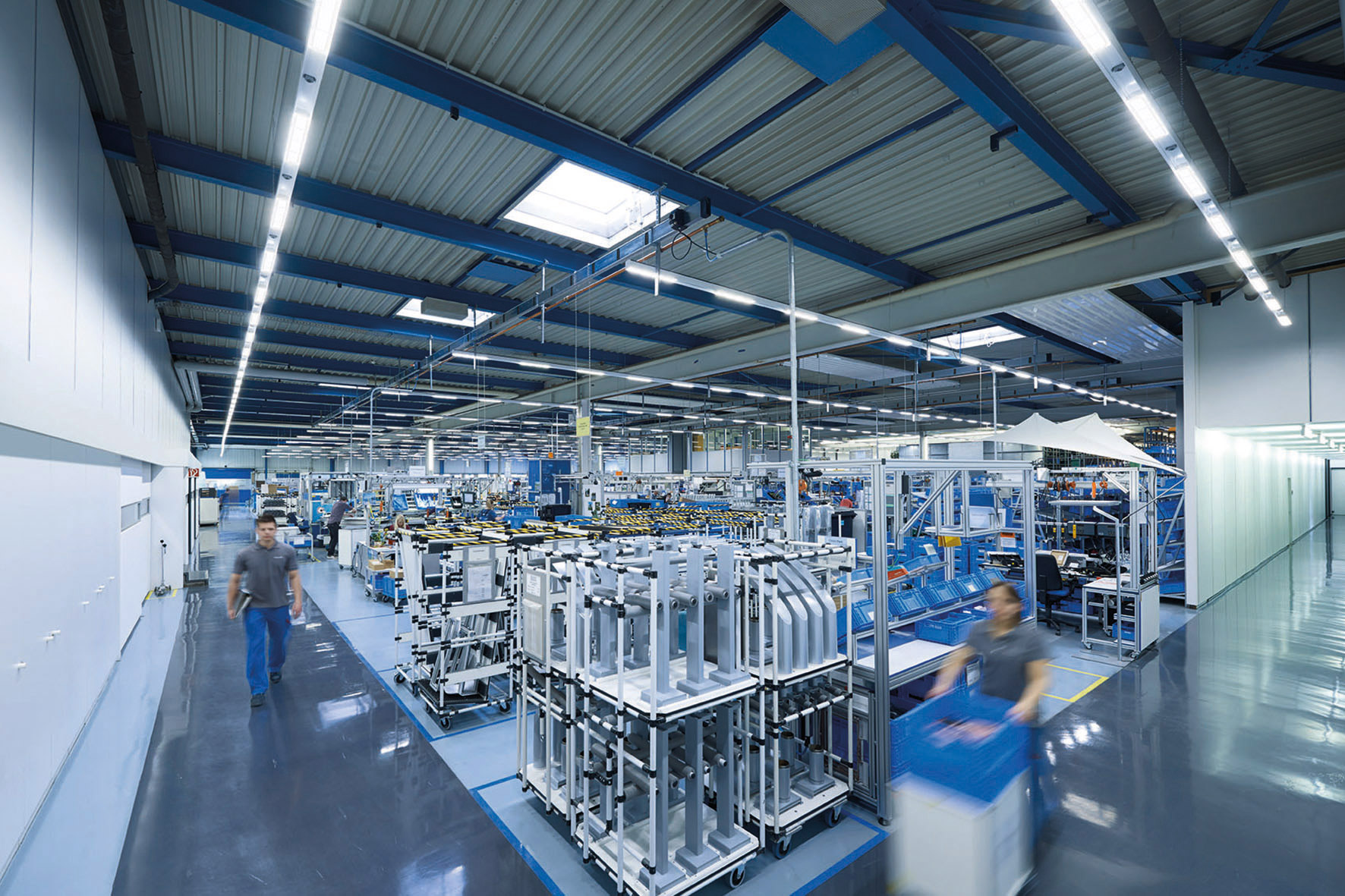 LED-Lichtbandsystem TAUREO von Waldmann, Herbert Waldmann GmbH & Co. KG ...