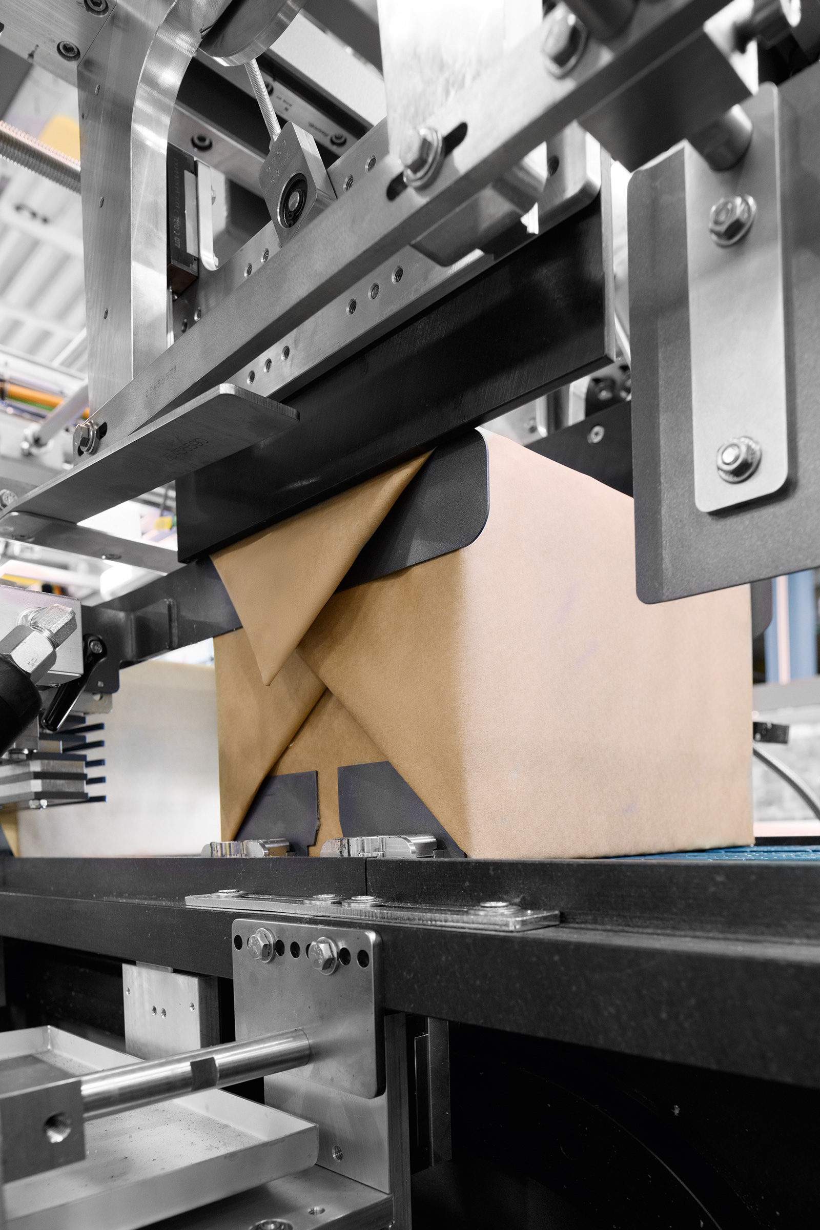 A multitude of packaging options: KHS presents flexible packer for cans ...