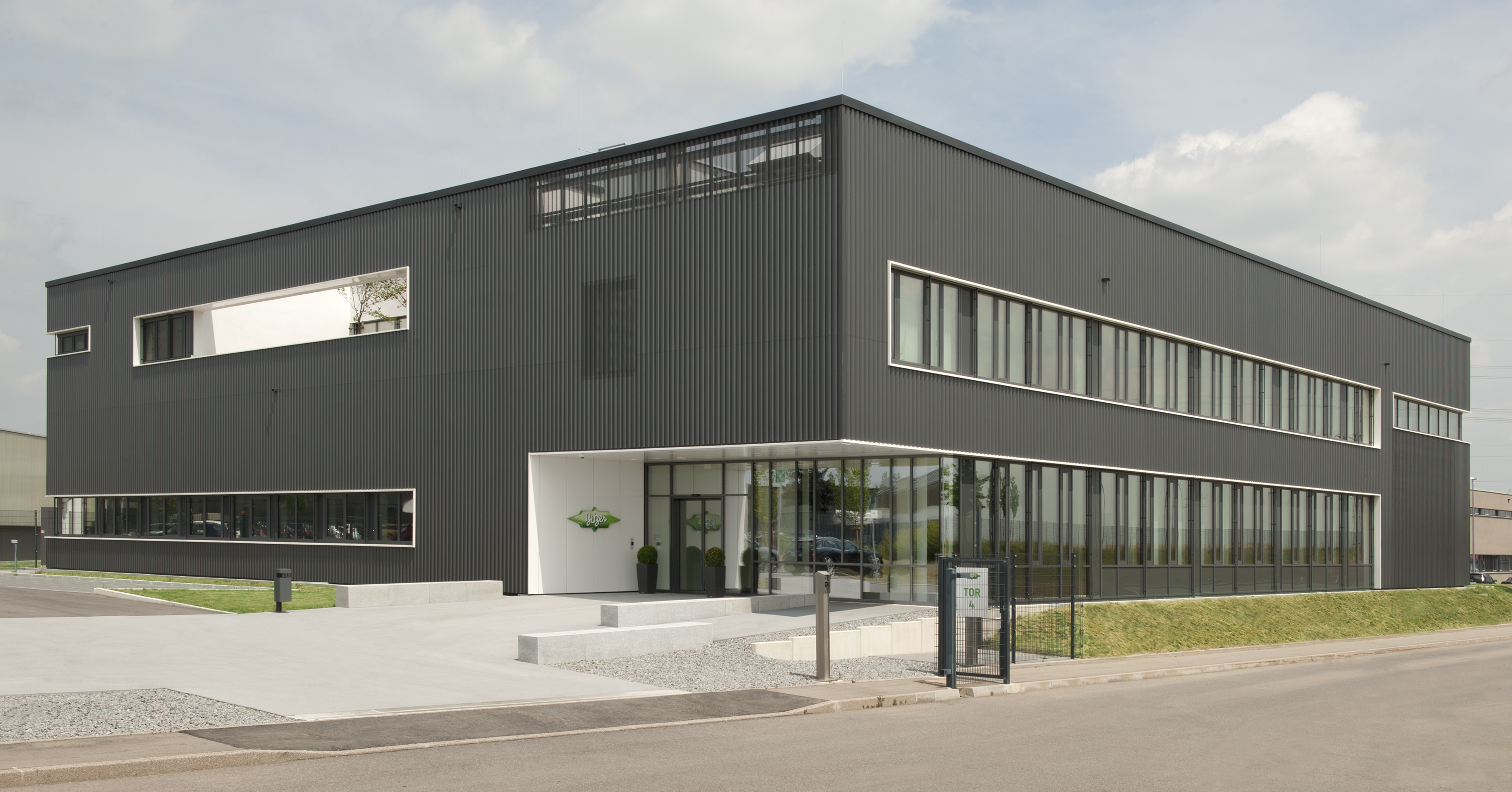 BITZER keeps the system running, BITZER Kühlmaschinenbau GmbH, Story ...