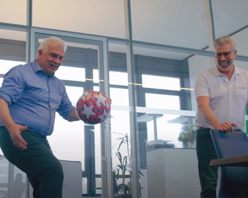 mediCAD CEO under the knife - "The Case of Seel", mediCAD Hectec GmbH ...