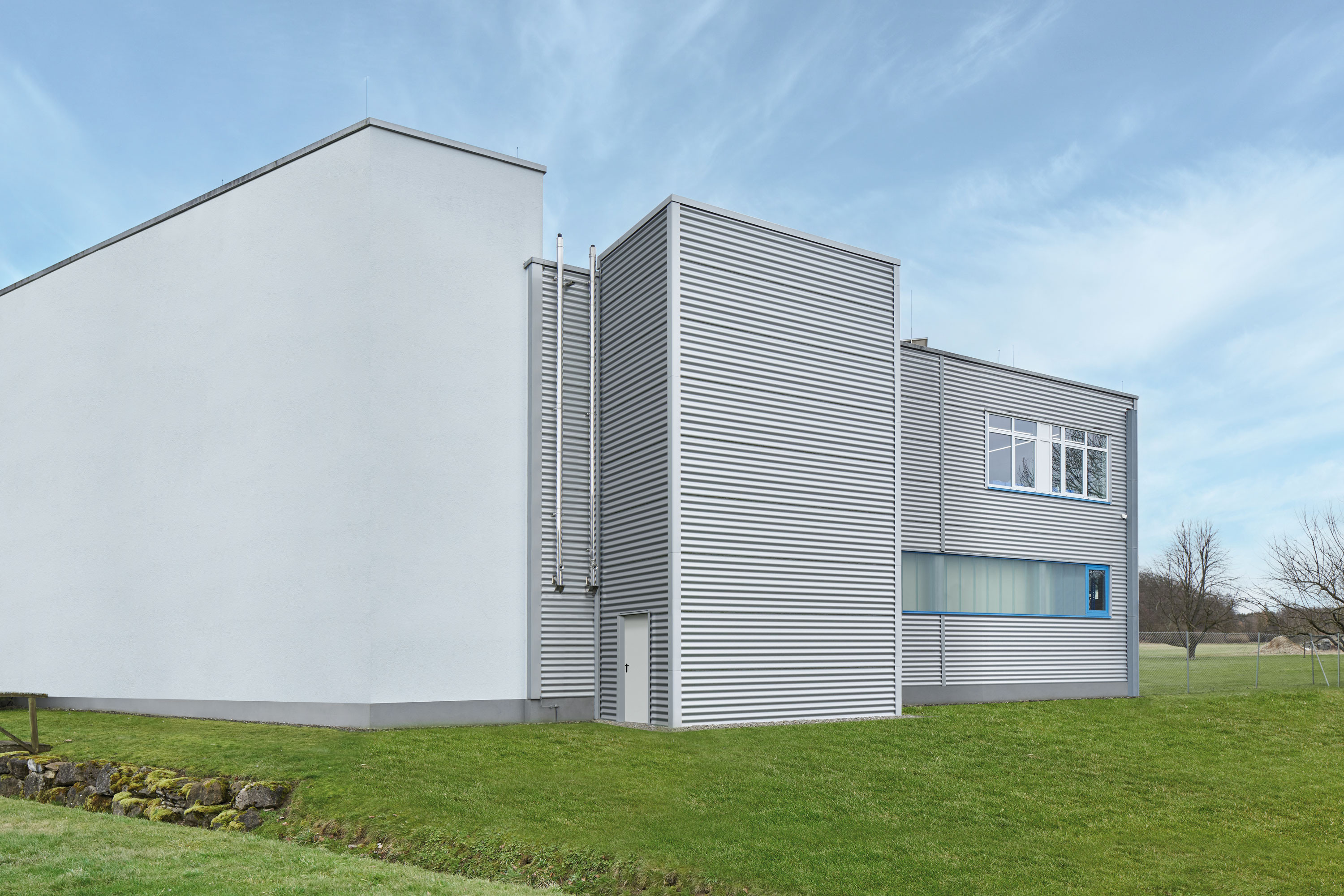 Für DD Kabelkonfektion Dropulic bieten zehn Hänel Lagerlifte die ...