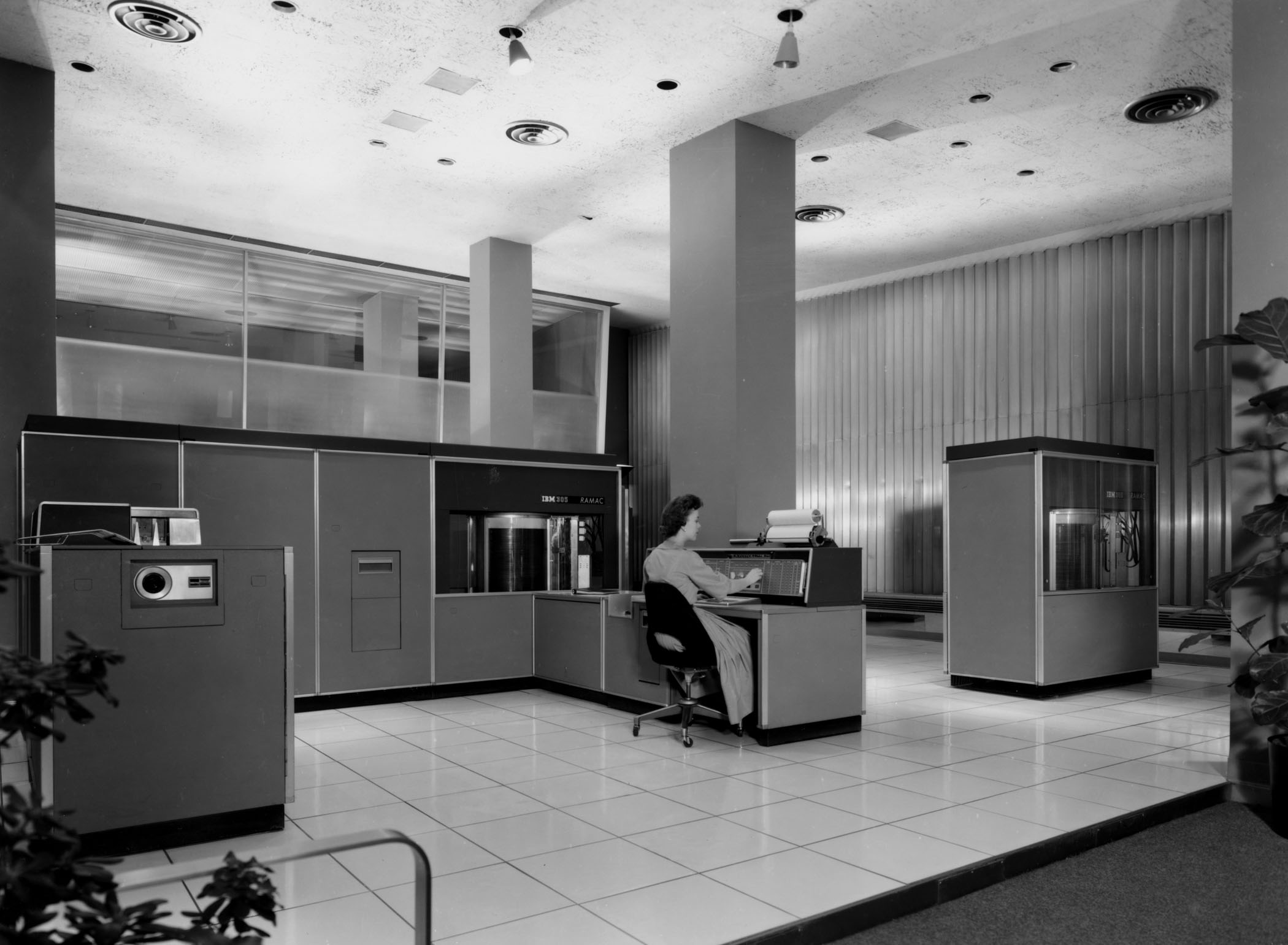 IBM Outlines Intelligent Storage Devices and Storage-Class Memory, IBM ...