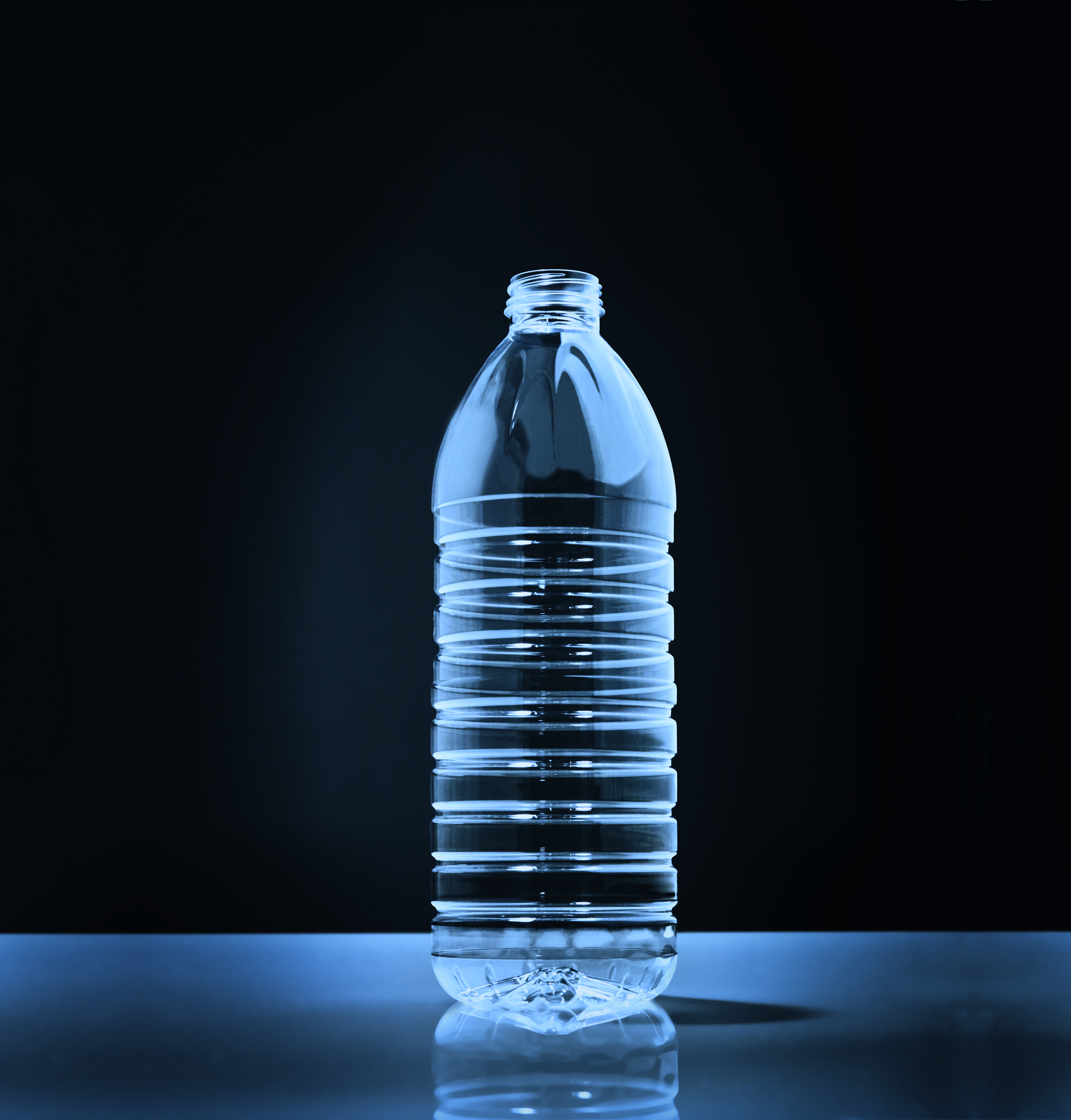 KHS is setting standards: extremely light half-liter PET bottle weighs ...