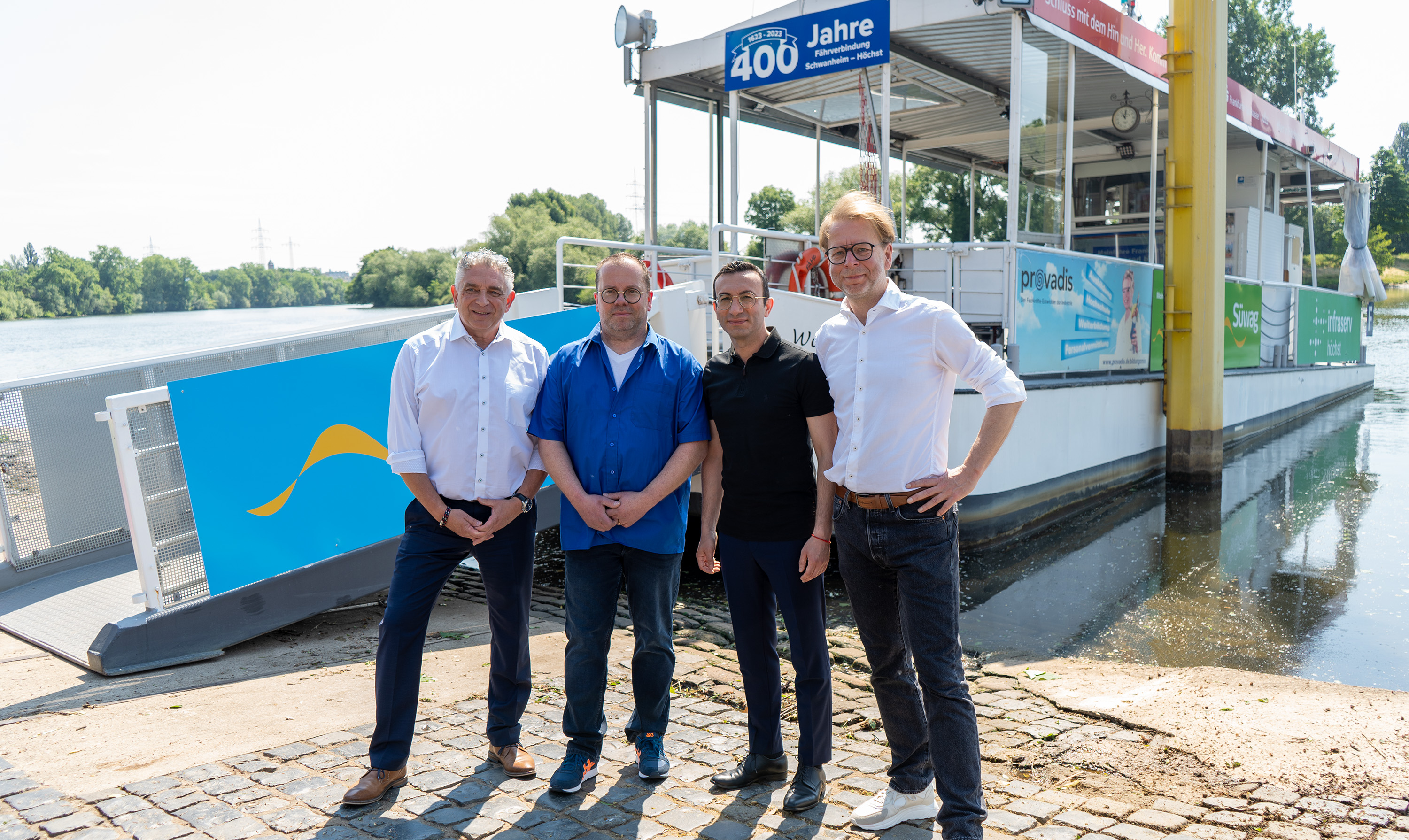 Zukunft der Höchster Mainfähre gesichert: schnelle Hilfe von der Süwag ...