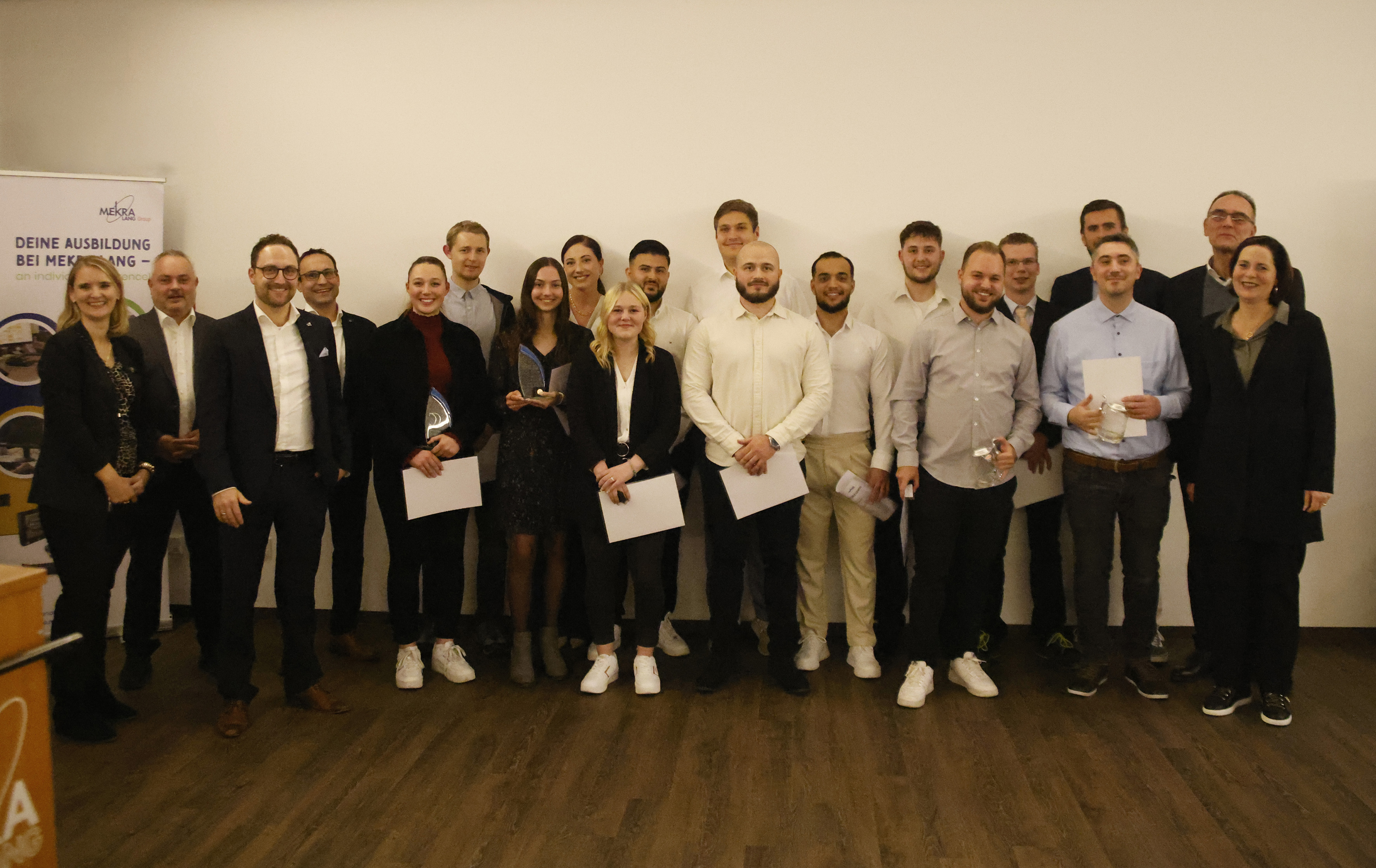 Freispruch für die Absolventen von MEKRA Lang, MEKRA Lang GmbH & Co. KG, Story - PresseBox