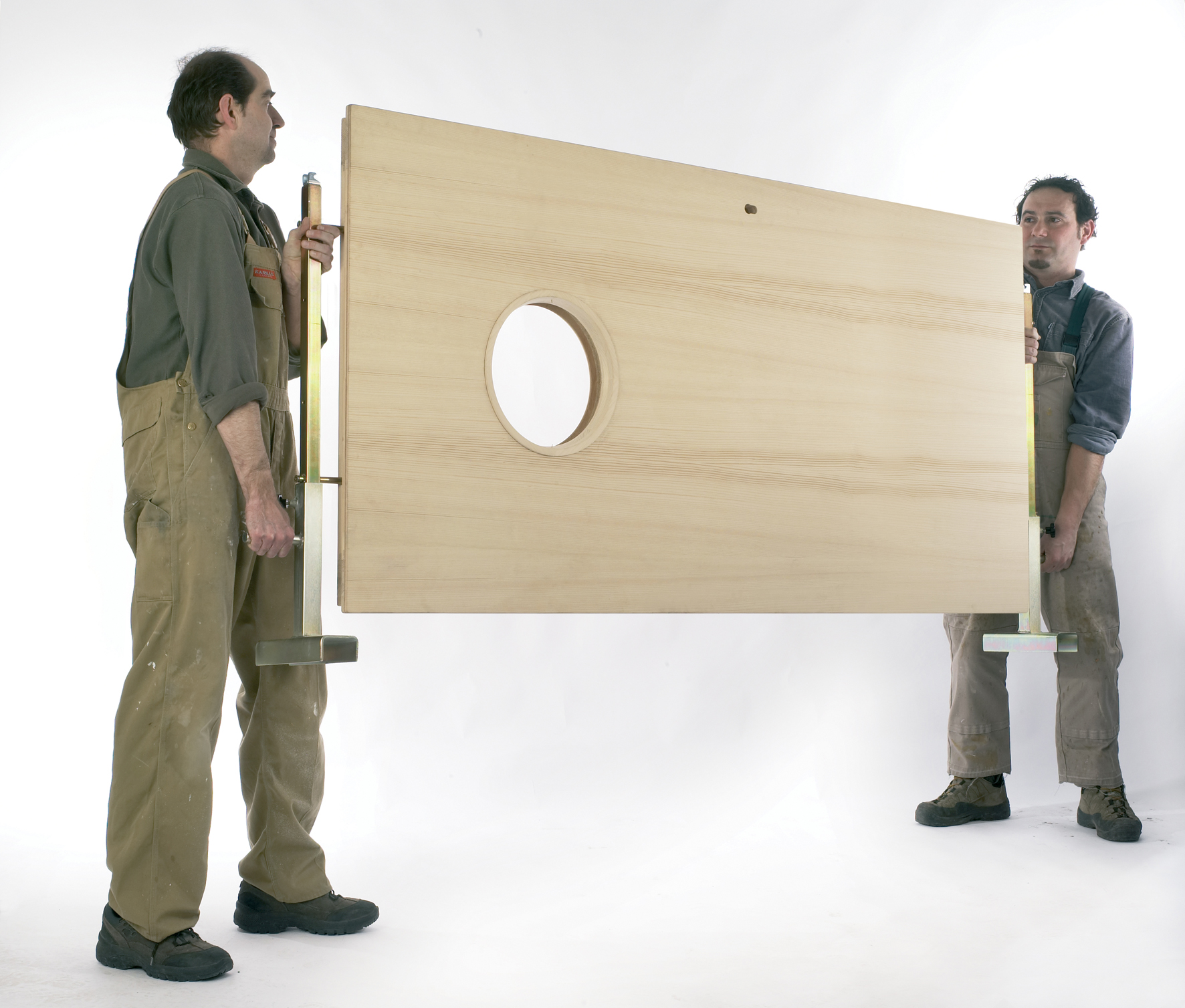 Rationalisation & innovation for heavy door handling: finish, store and ...