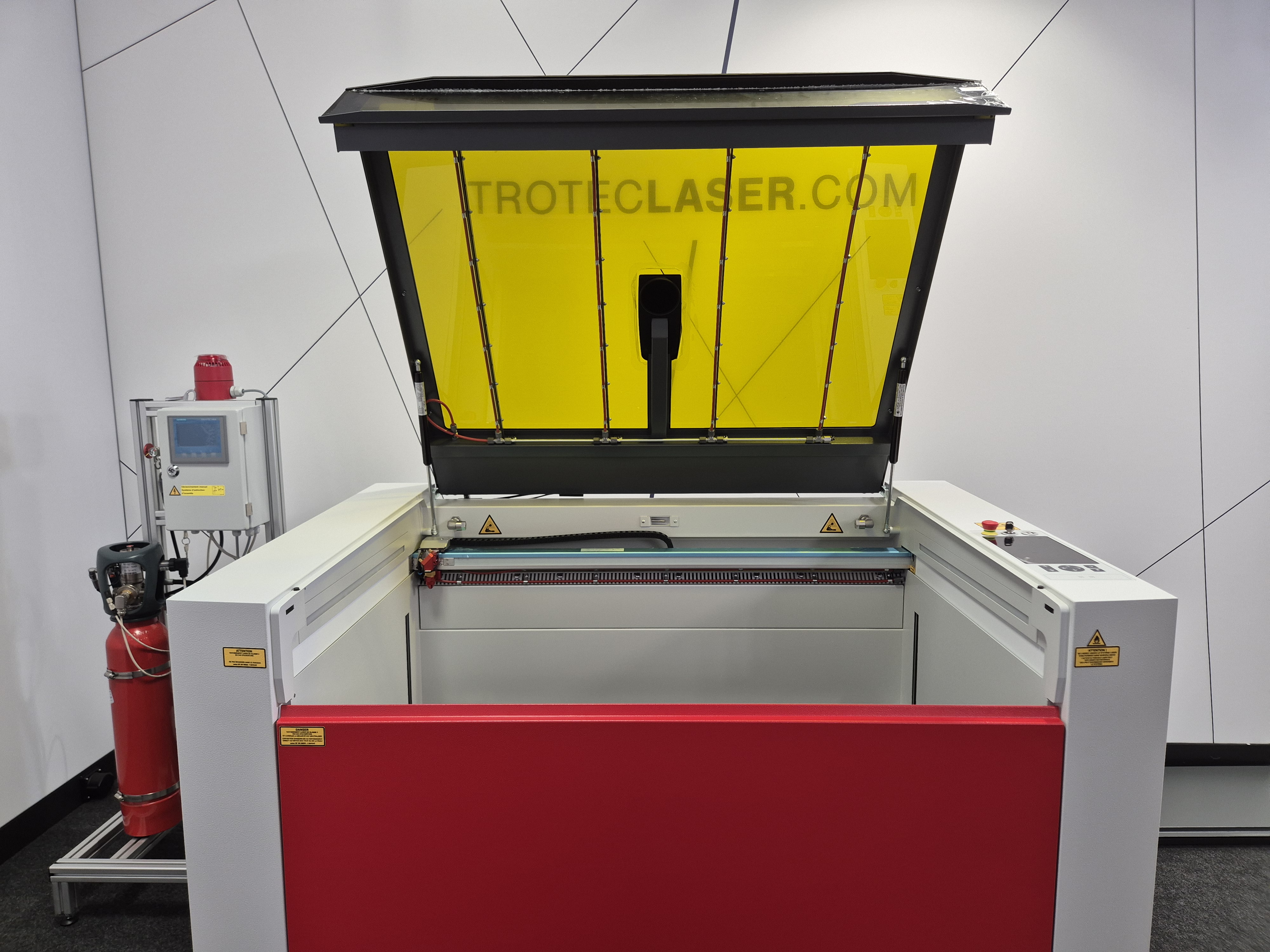 Speedy 400: First CO₂ flatbed laser with machine-integrated fire ...