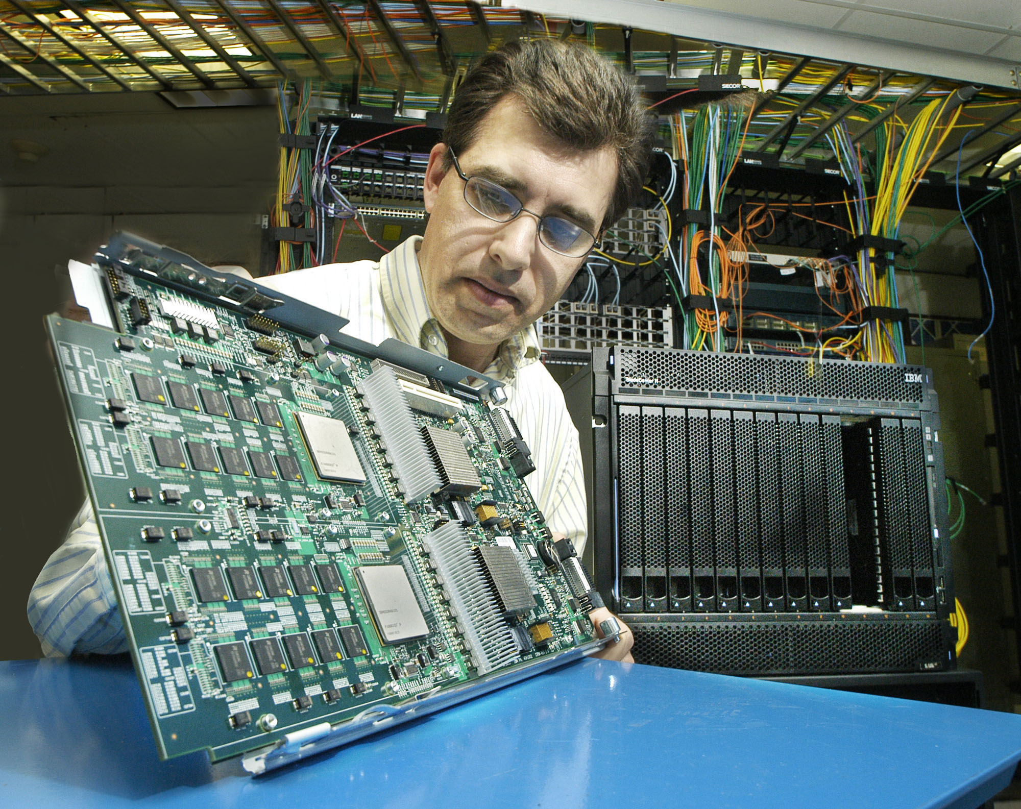 IBM stellt neue Generation von Blade-Computersystemen vor / Neue Blade ...
