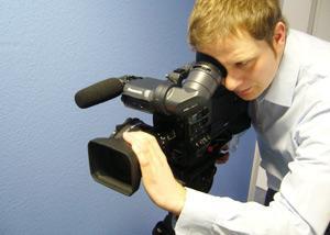 Panasonic präsentiert den neuen P2HD Camcorder AG-HPX301, TELTEC AG ...