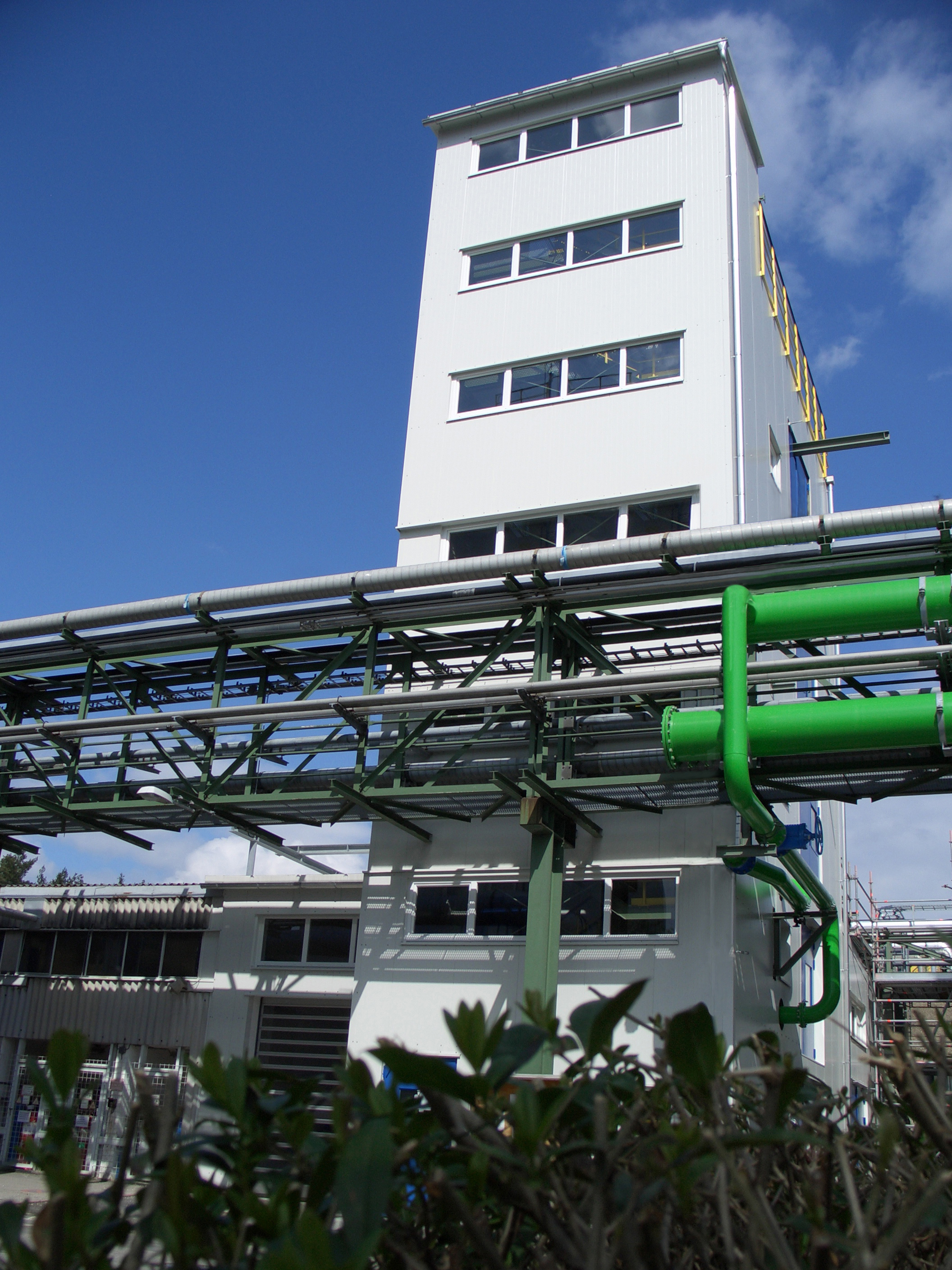 Dyneon gewinnt Responsible-Care-Wettbewerb 2017, Dyneon GmbH, Story ...