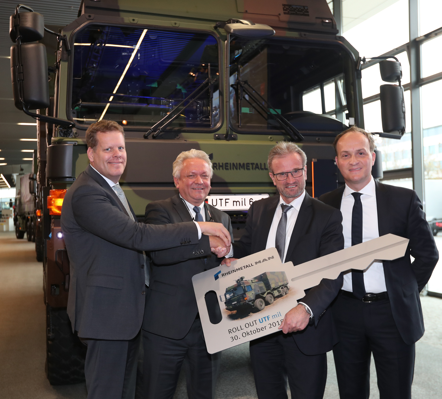 Rheinmetall transfers state-of-the-art trucks to the Bundeswehr - first ...