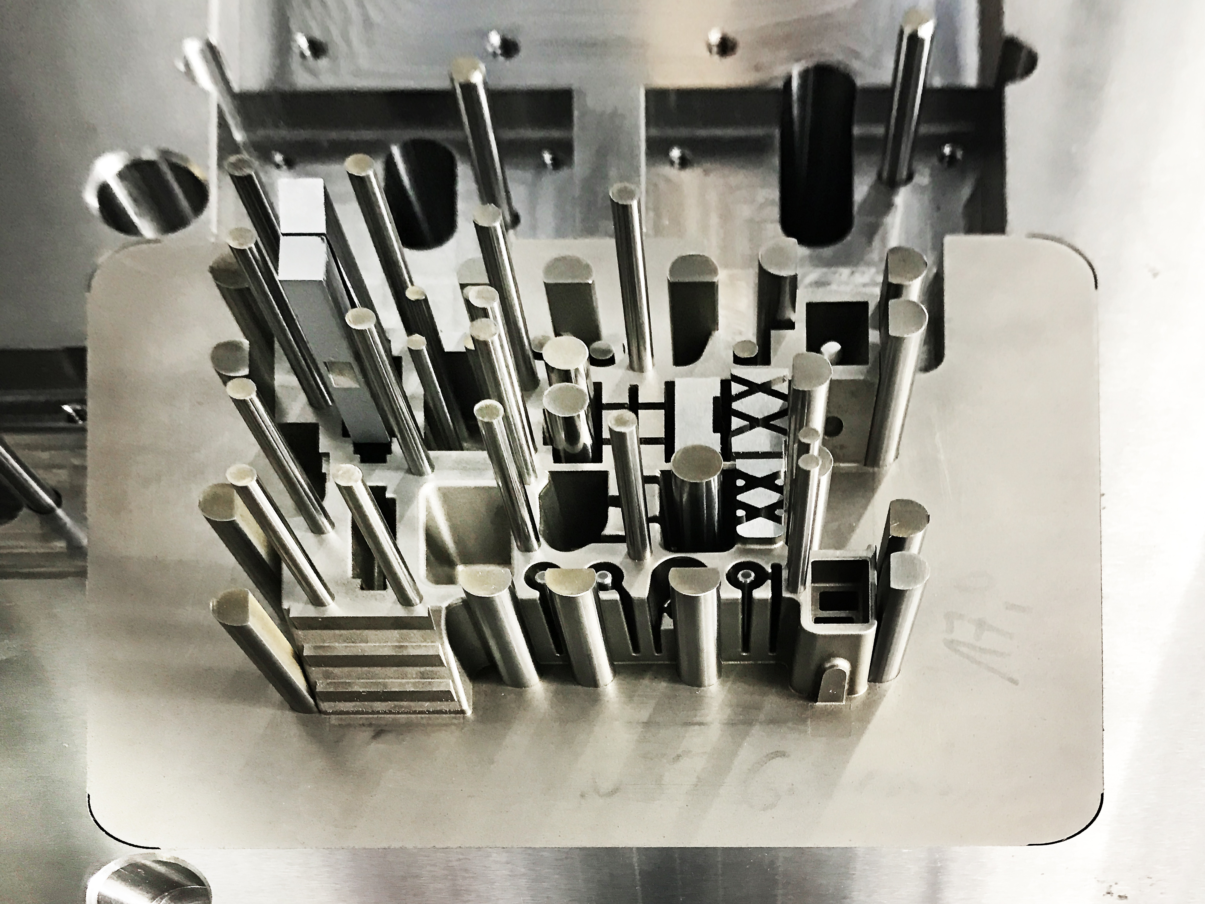 Der Polyman ist da!, VDWF – Verband Deutscher Werkzeug- und Formenbauer ...