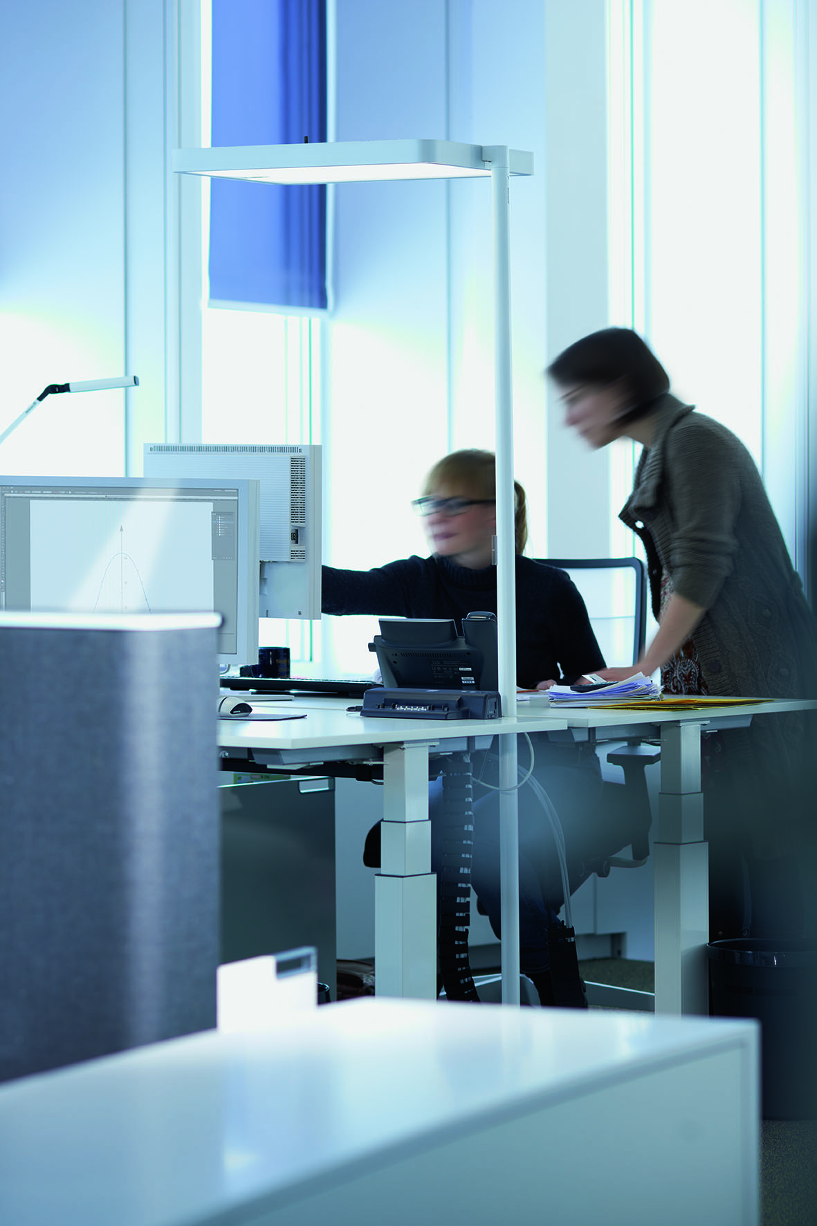 Gruppenkommunikation zwischen Stehleuchten, Herbert Waldmann GmbH & Co ...