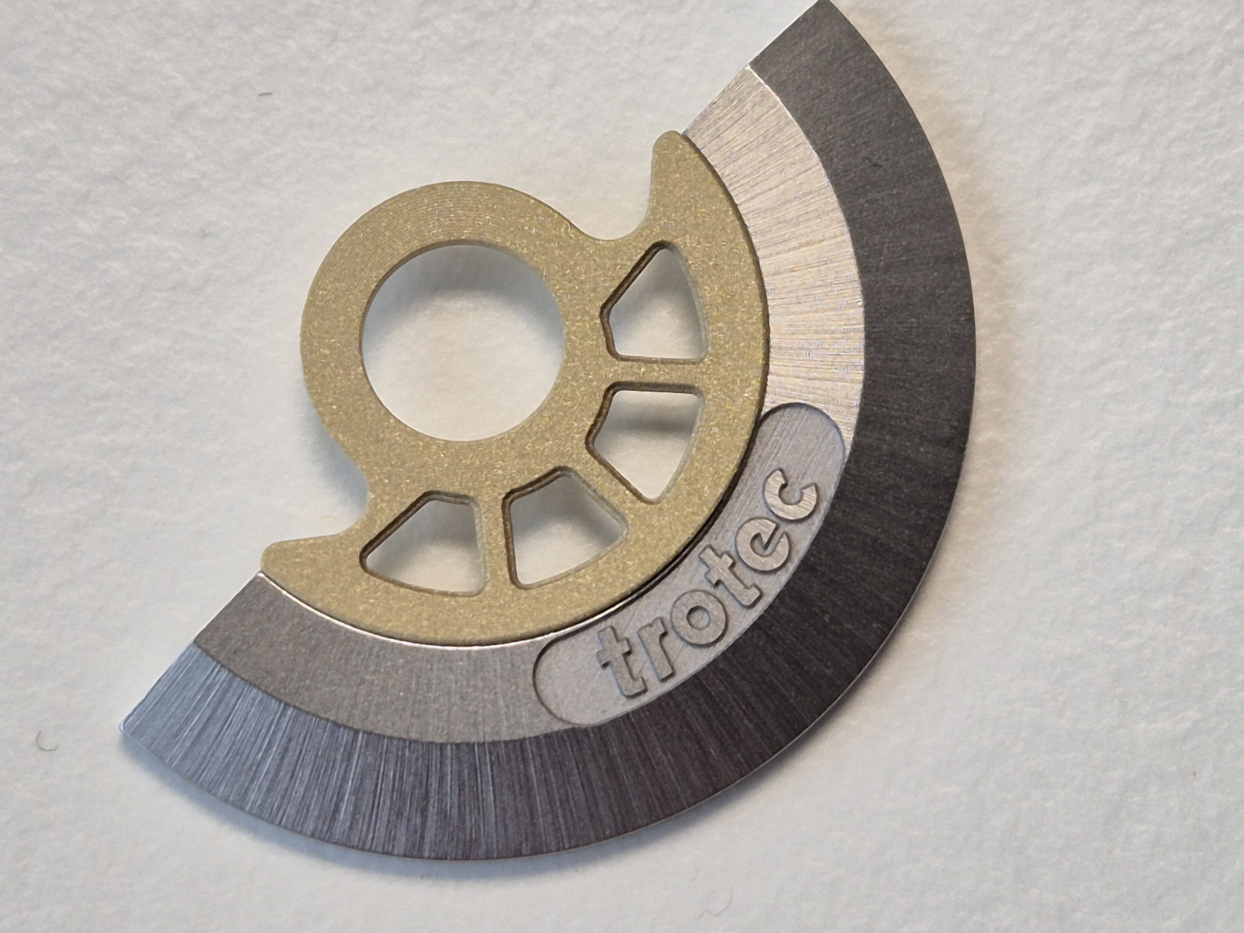 Des montres de luxe personnalisées : La gravure laser comme élément différenciateur, Trotec ...