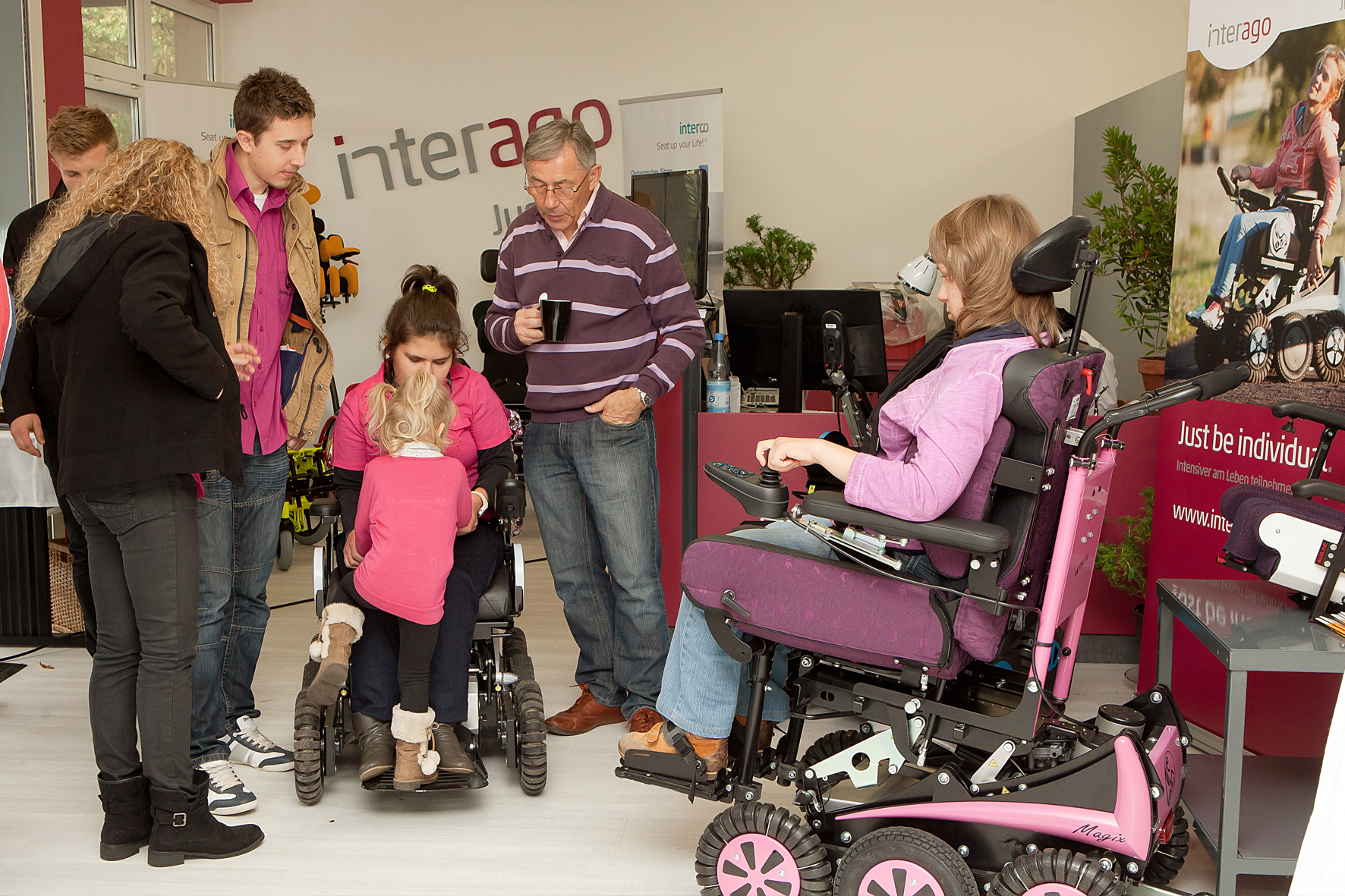 Die neue interago präsentiert ihr verändertes Konzept bei der Eröffnung ...