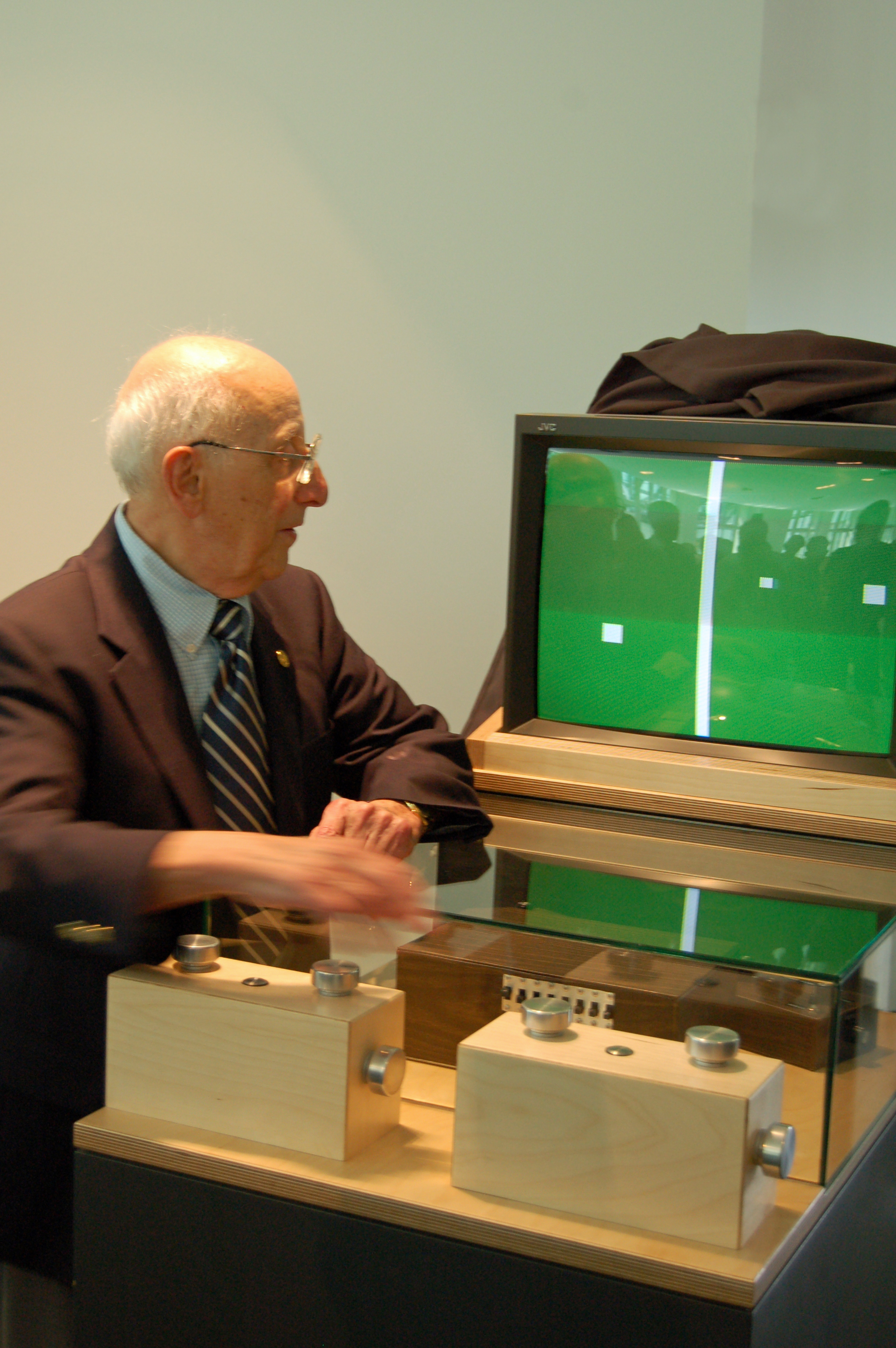 Mit der "Brown Box" und Ping-Pong nach Berlin, Dynamikum e.V., Story ...