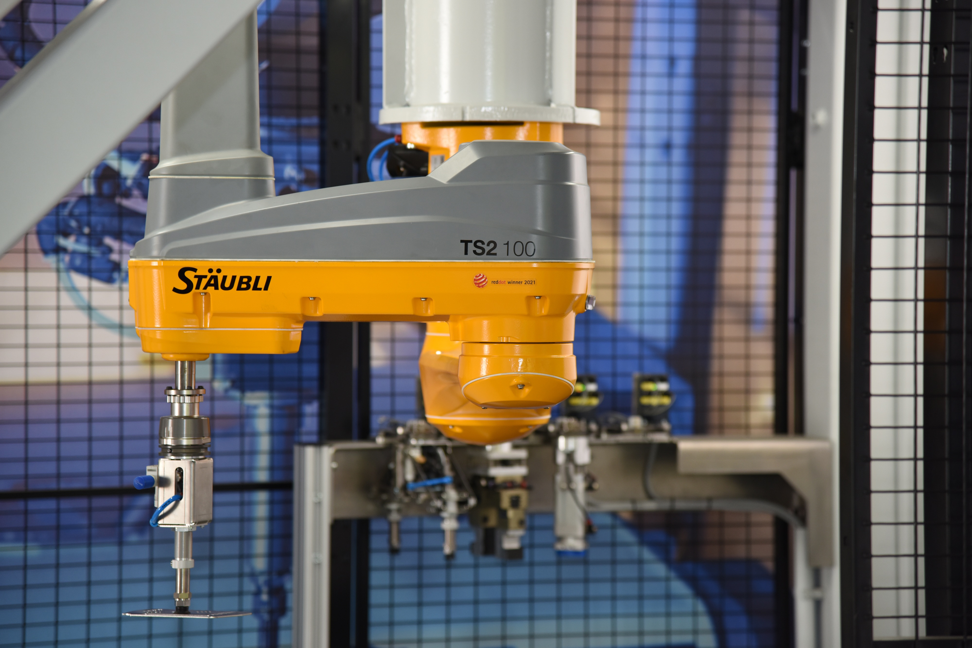 Künstliche Intelligenz ersetzt zeitintensives Teachen, Stäubli Tec-Systems GmbH Robotics, Story ...