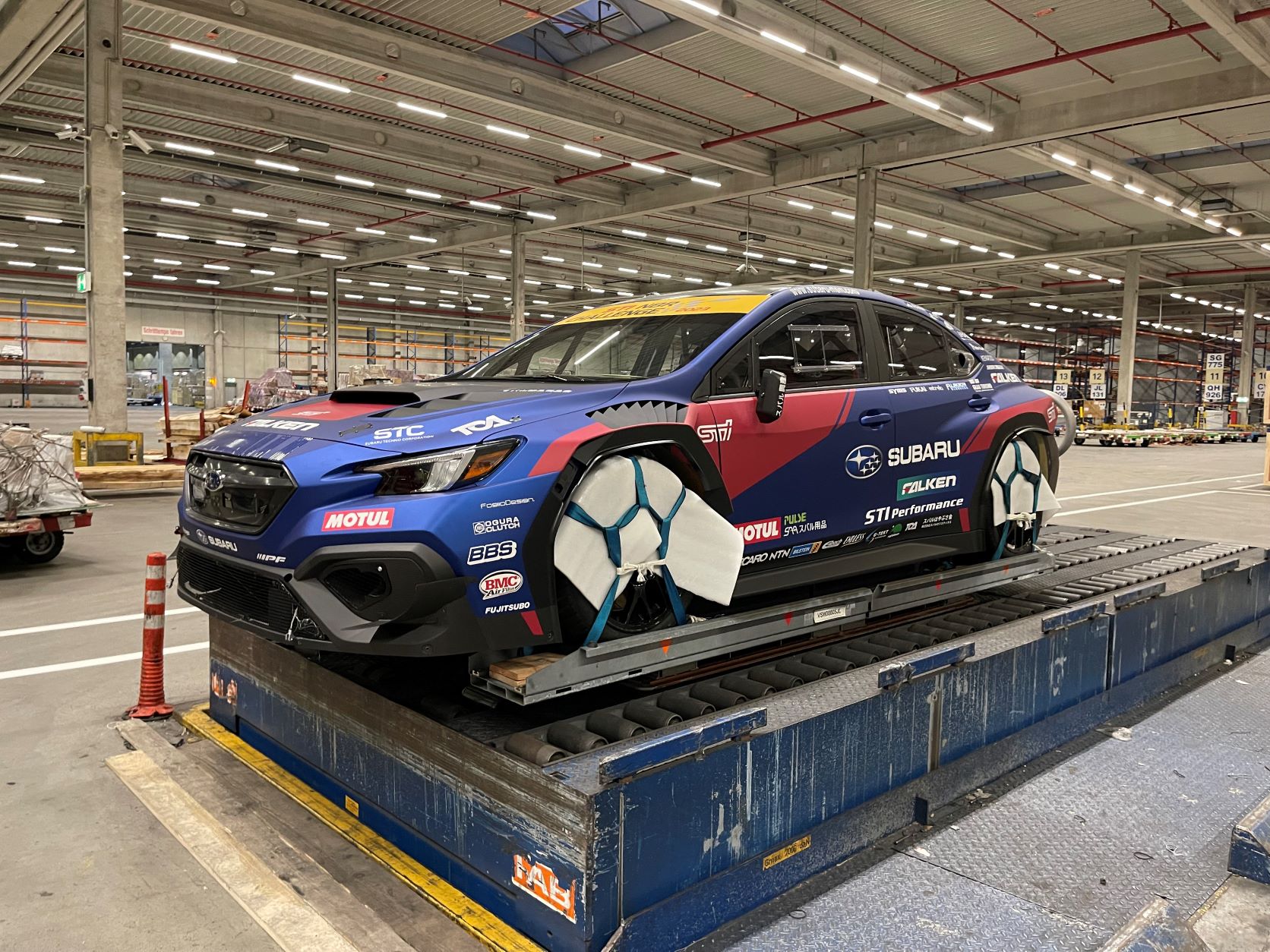 Yusen Logistics transportiert Subaru-Rennwagen für 24-Stunden-Rennen am ...