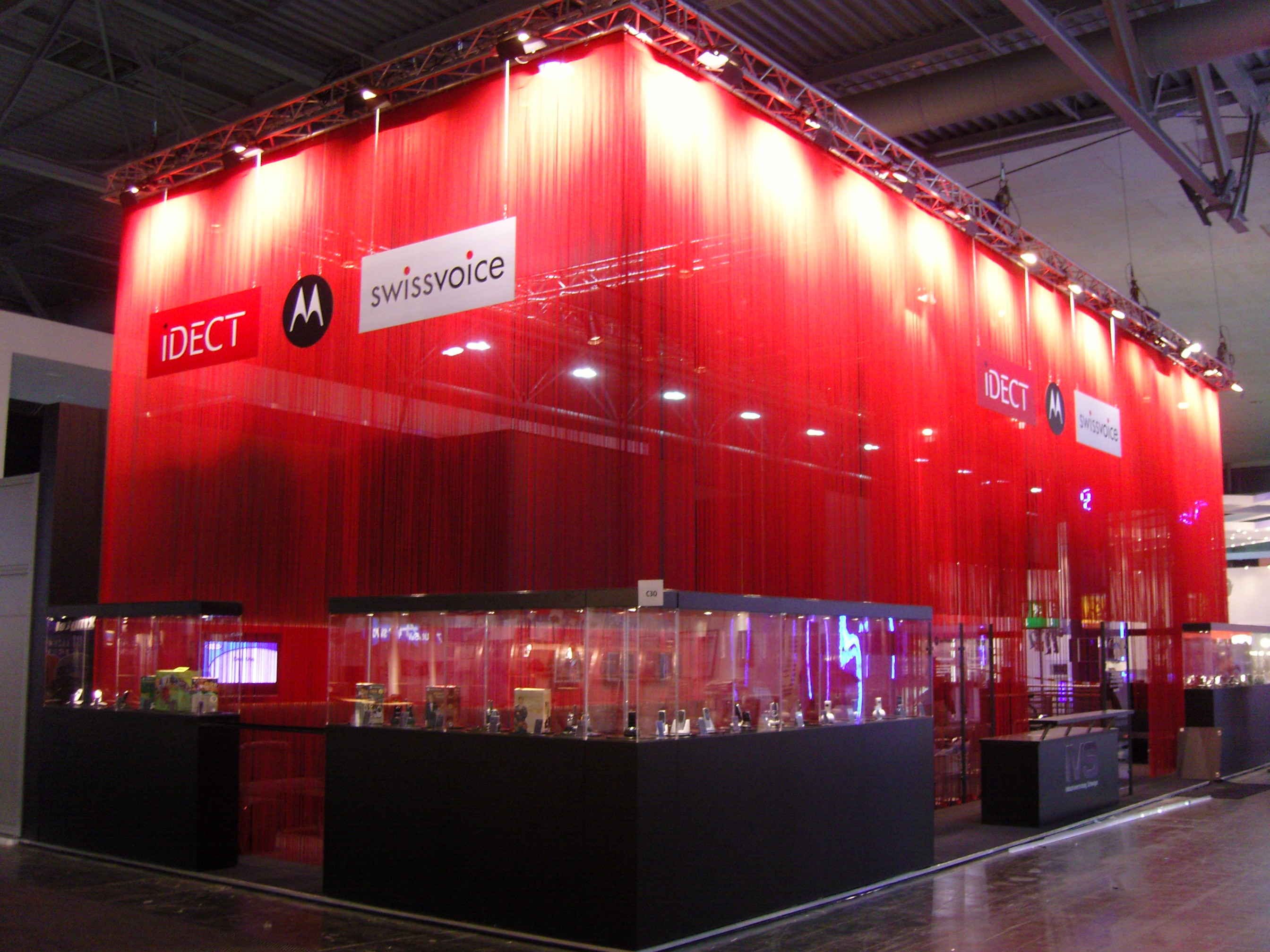 ONE FACE TO THE CUSTOMER! Die Unternehmensphilosophie von IVS geht auf: Auf der CeBIT 2008 ...