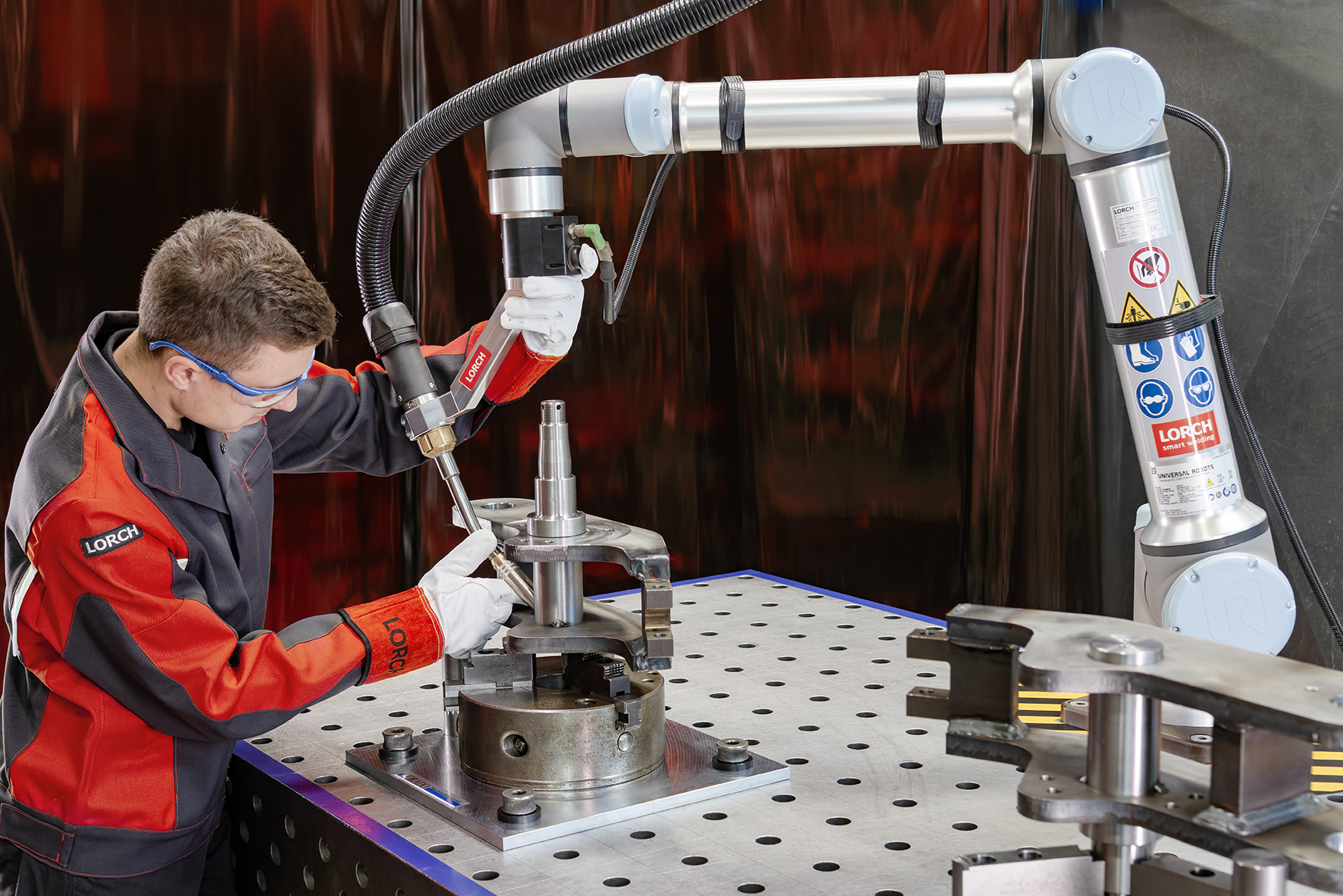 Cobot Welding World: Lorch Schweißtechnik is further expanding its ...