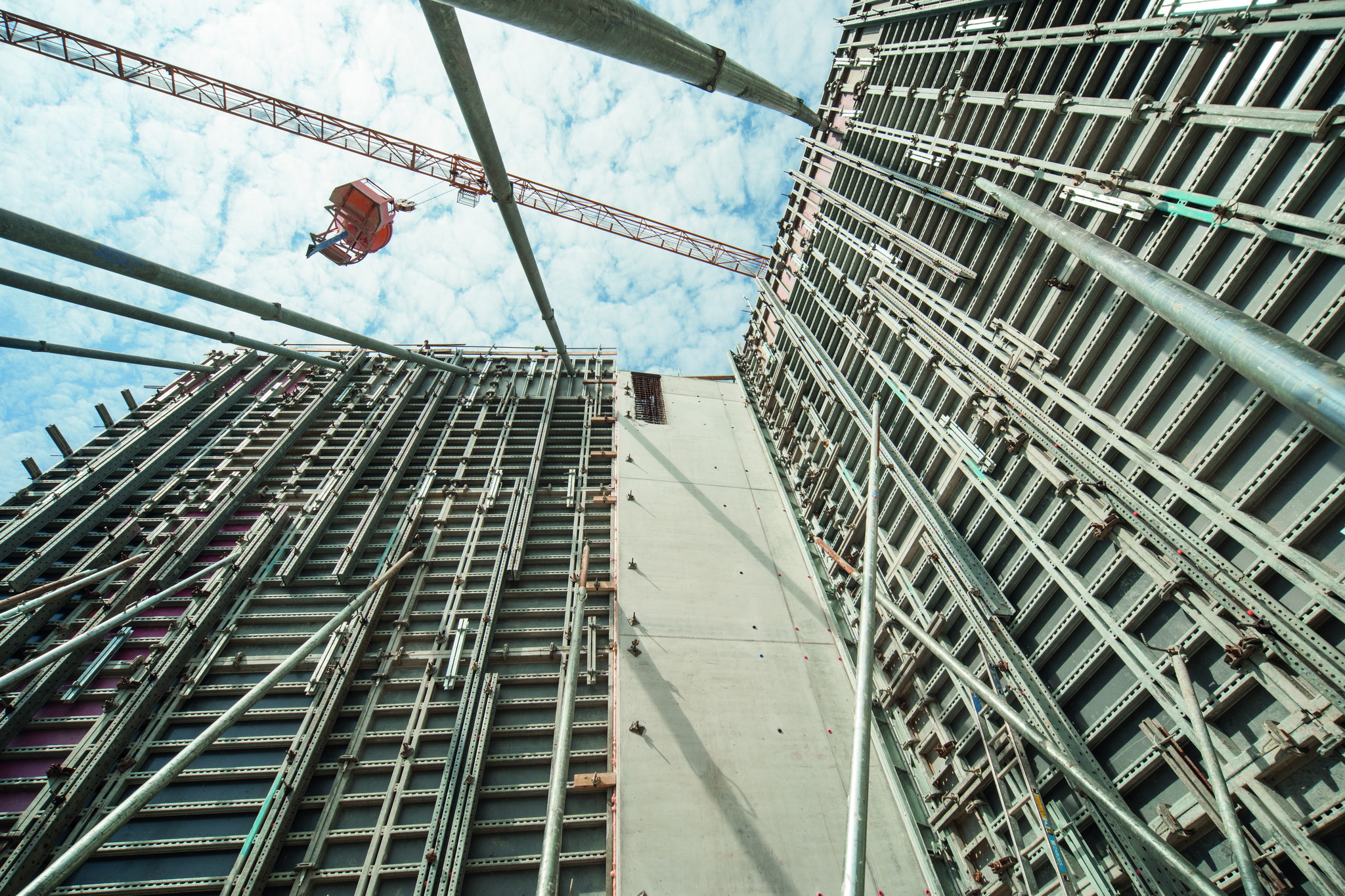 Efficient concrete formwork for climbers, NOE-Schaltechnik Georg Meyer ...