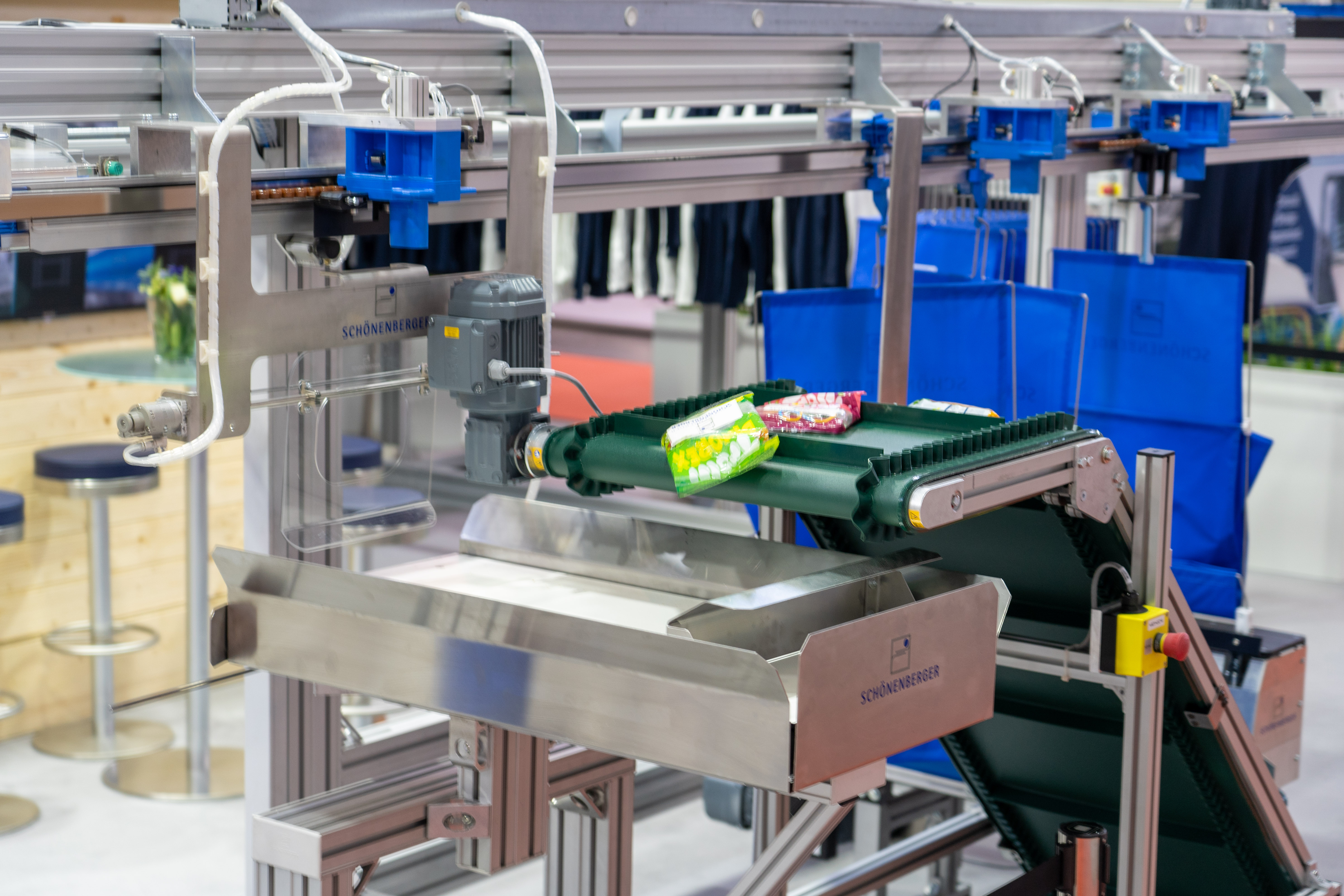 LogiMAT 2025: "Zero-Touch" Intralogistics with Schönenberger Overhead ...