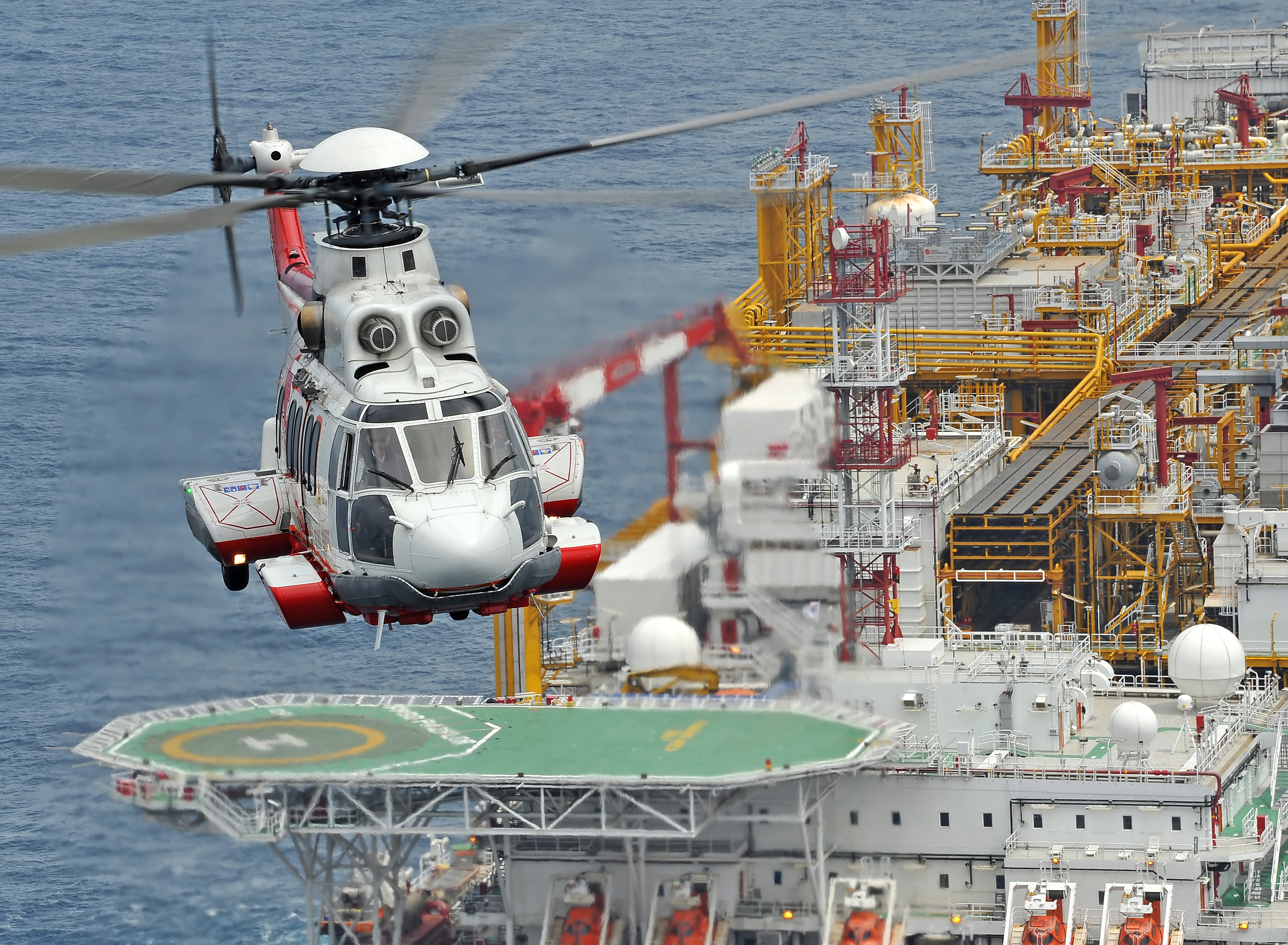 SonAir resumes commercial service with Eurocopter EC225 helicopters ...