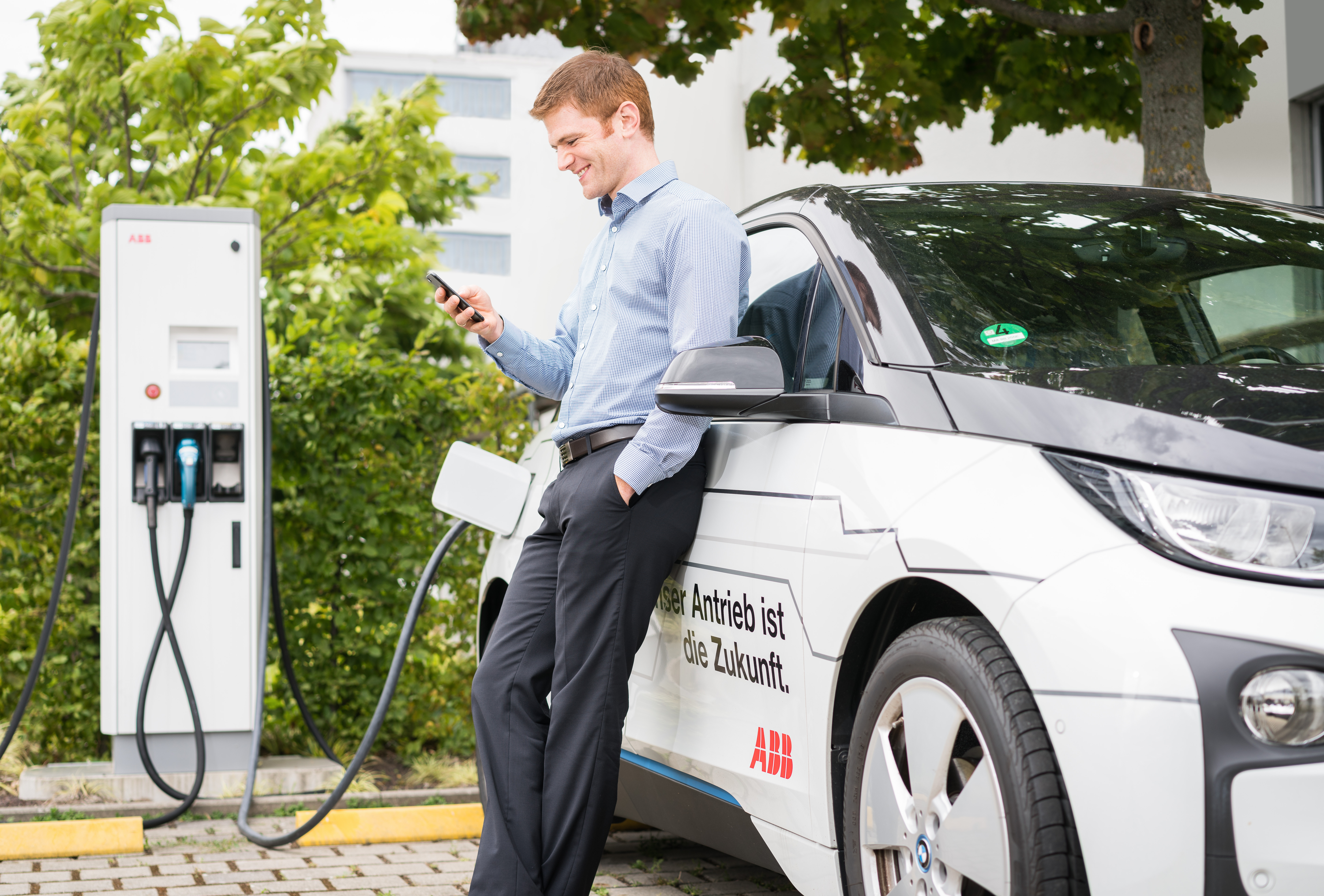 ABB treibt Ausbau von Schnellladestationen in Deutschland voran, ABB AG ...