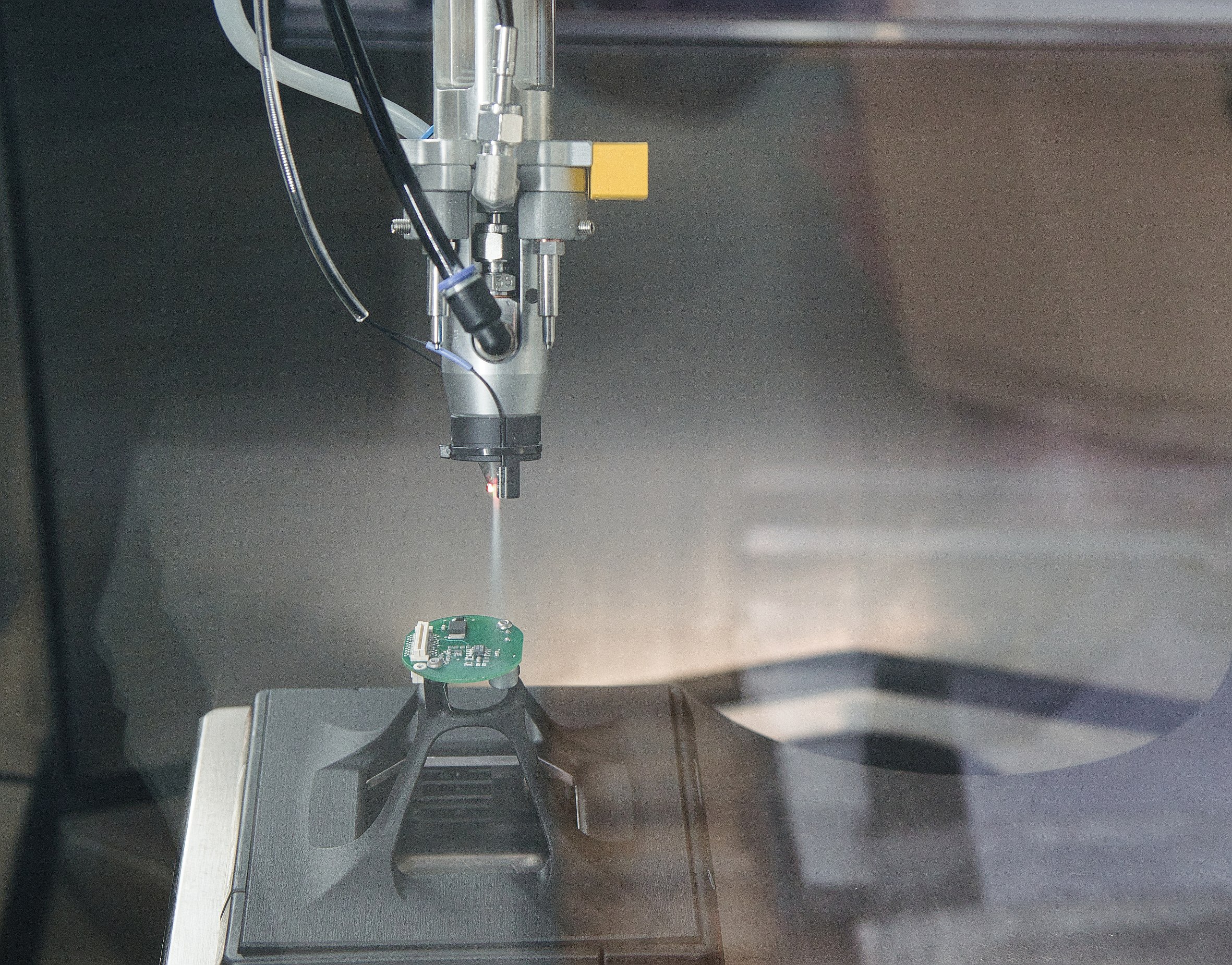 Fully automated, dry cleaning solution for high purity applications ...